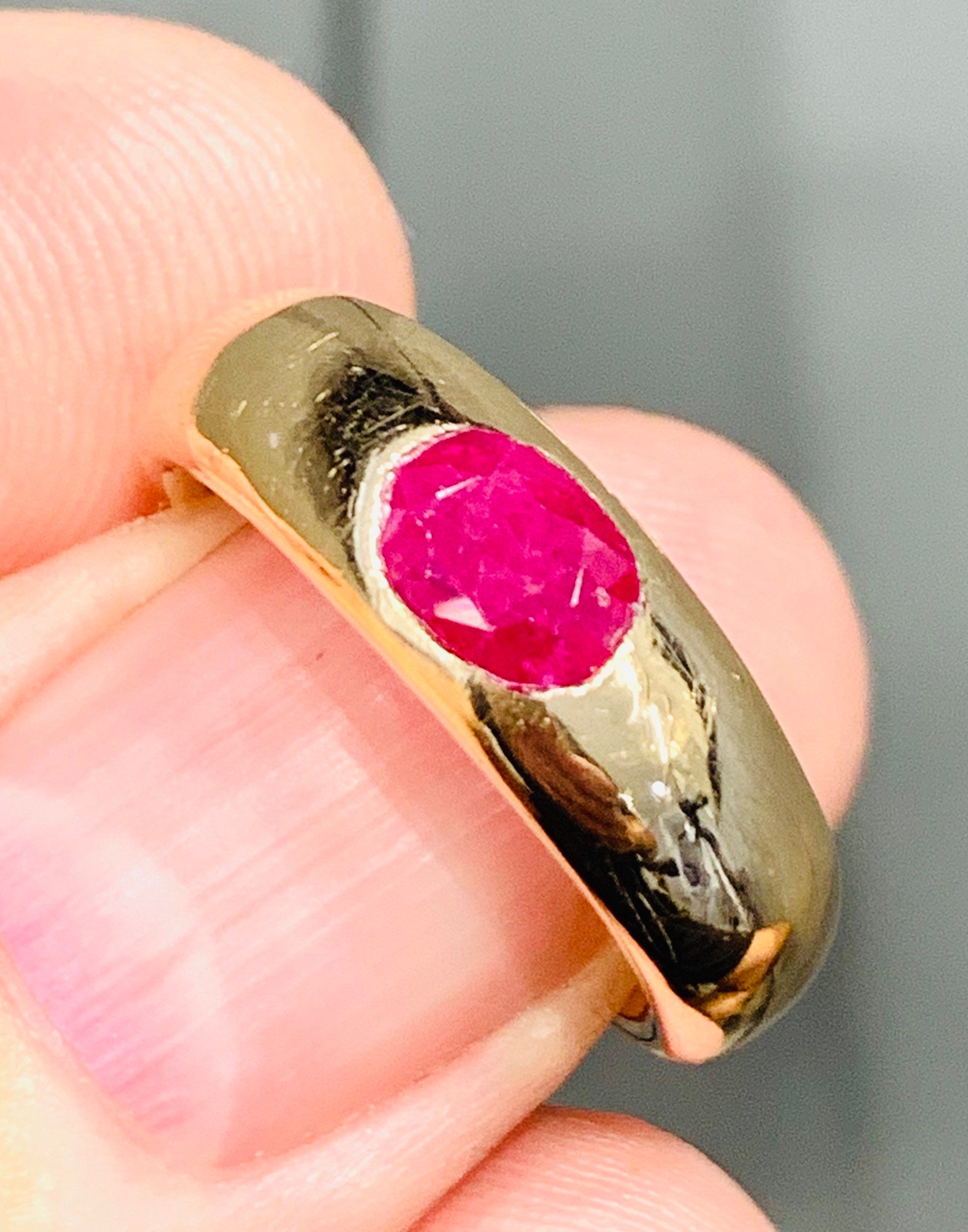 Stunning vintage 18ct gold 3/4 carat Ruby signet / pinky / wedding ring ...