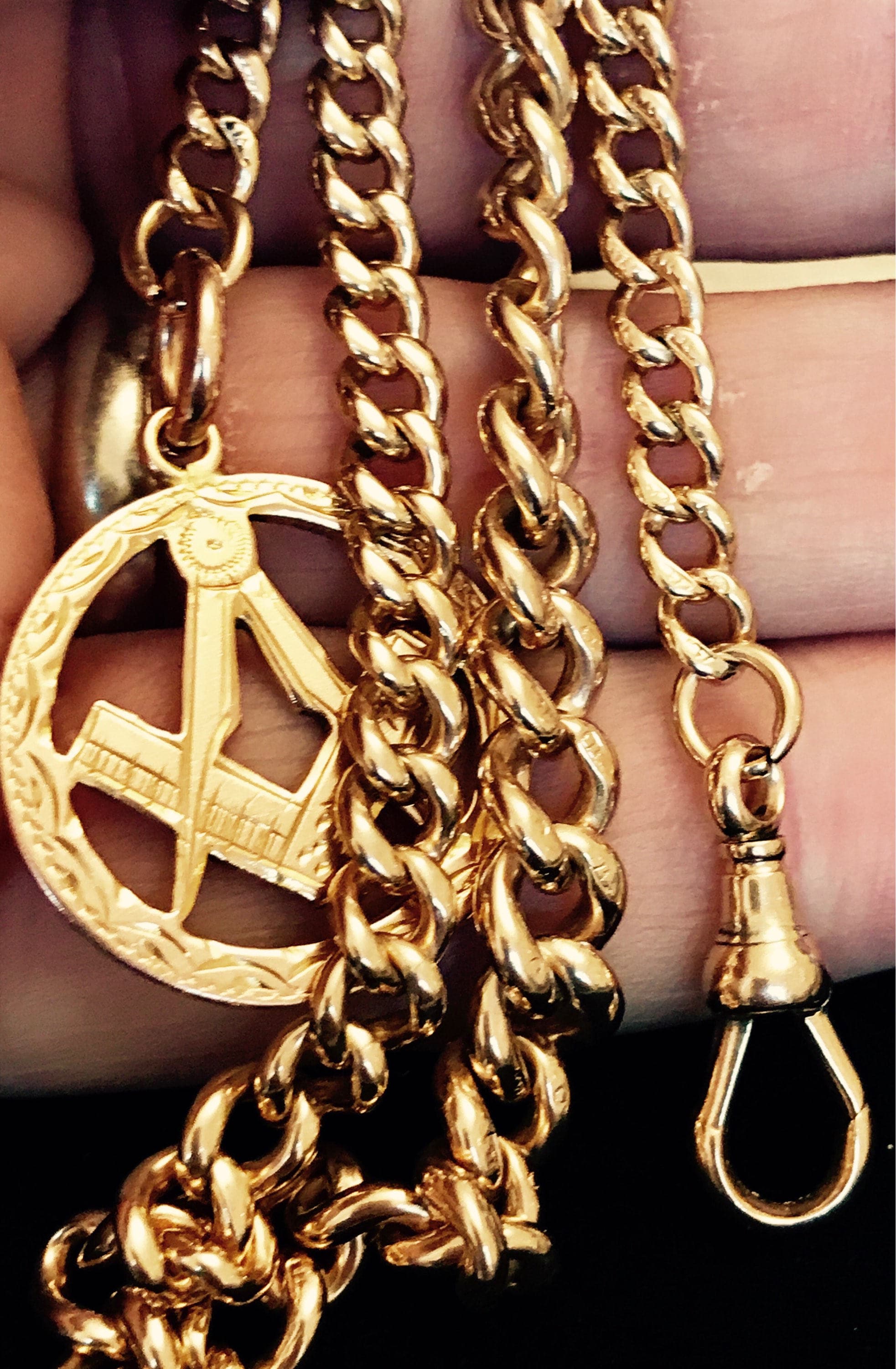 Absolutely stunning antique 9ct yellow gold Albert chain and Masonic ...