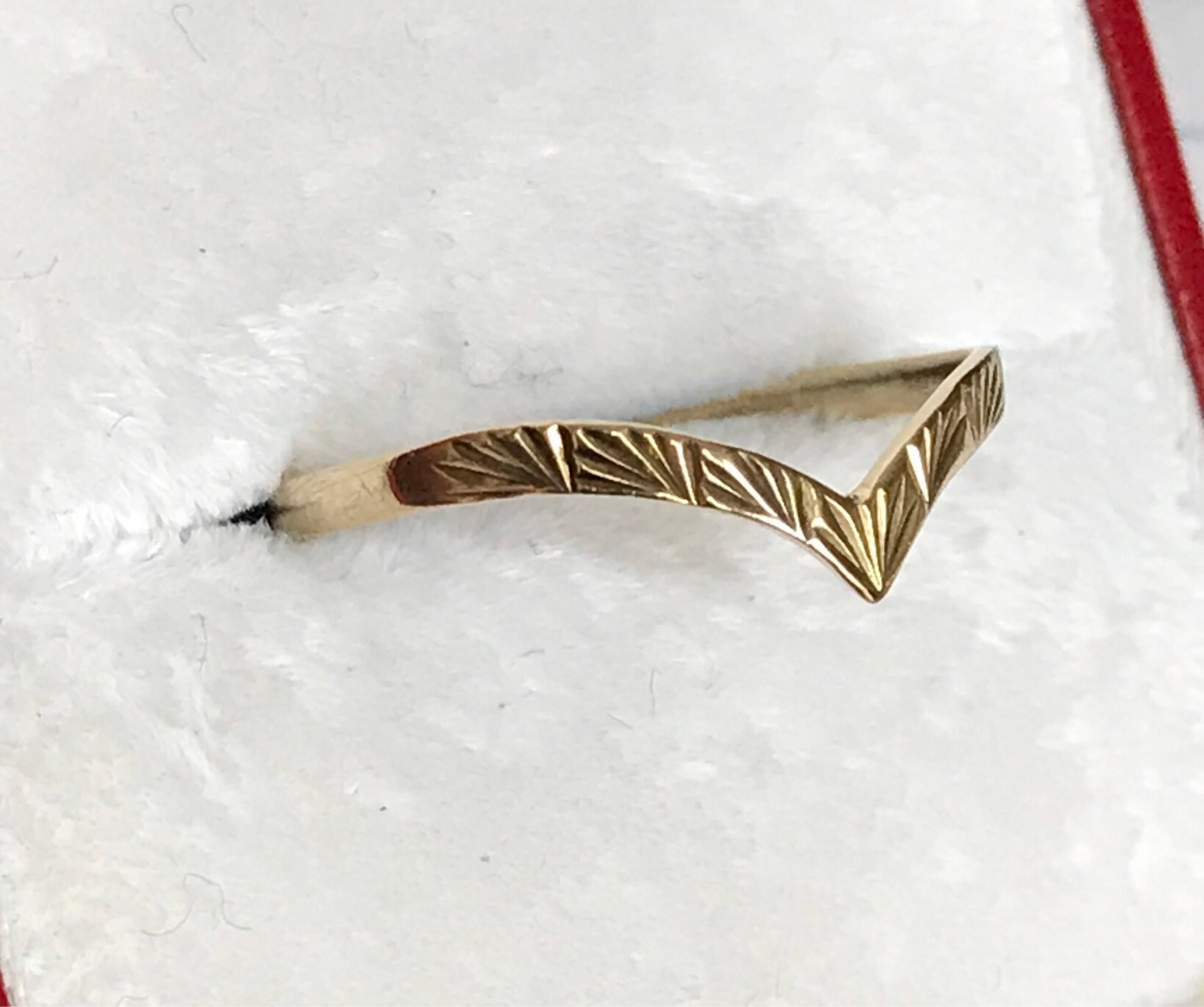 SALE*** Vintage 9ct yellow gold wishbone ring - fully hallmarked