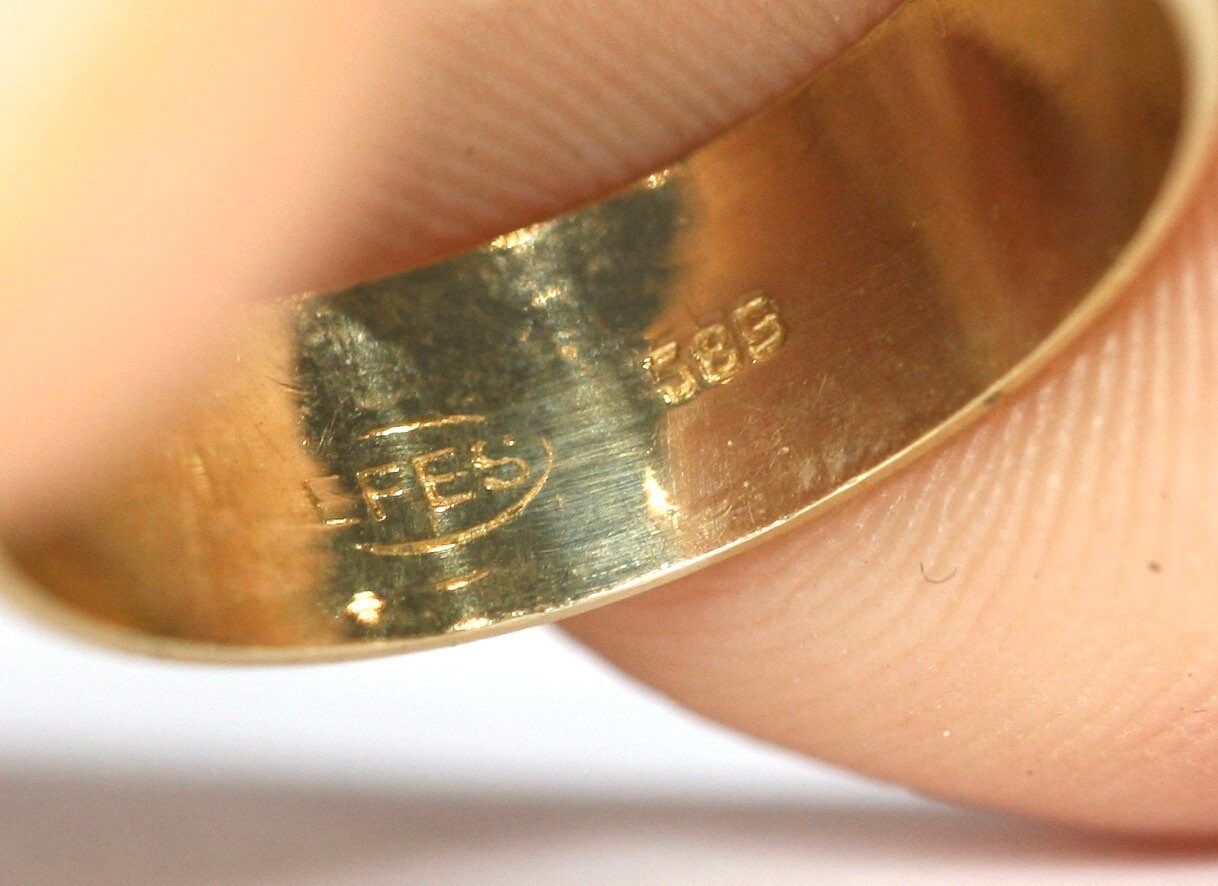 Stunning vintage 14ct three colour gold Spinner ring - fully hallmarked ... Stunning vintage 14ct three colour gold Spinner ring - fully hallmarked ...
