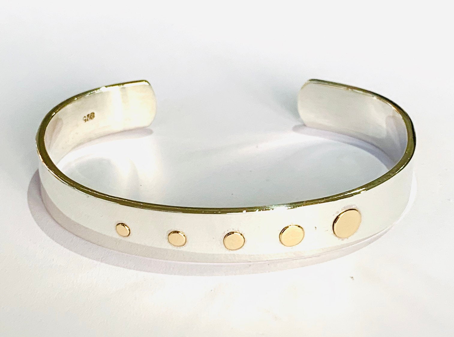 Stunning vintage Sterling Silver & 9ct yellow gold bangle