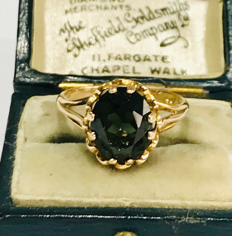 Stunning vintage 9ct yellow gold Russian Diopside solitaire ring