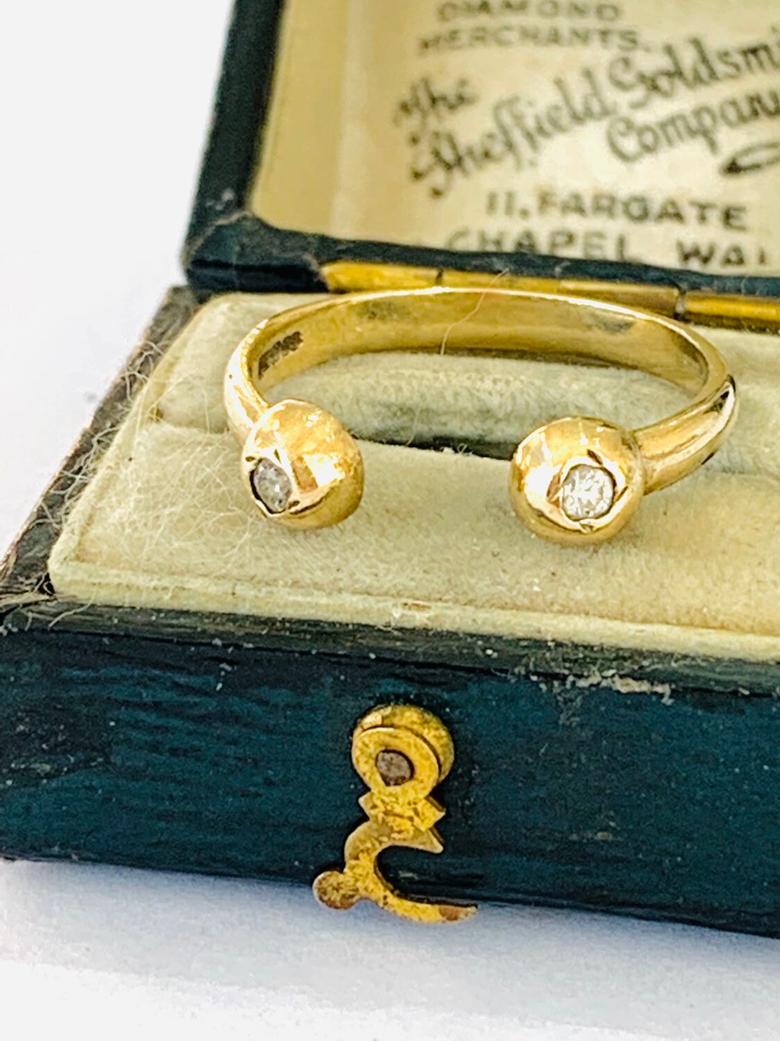 Vintage 9ct gold torque ring with Cubic Zirconia - fully hallmarked ...