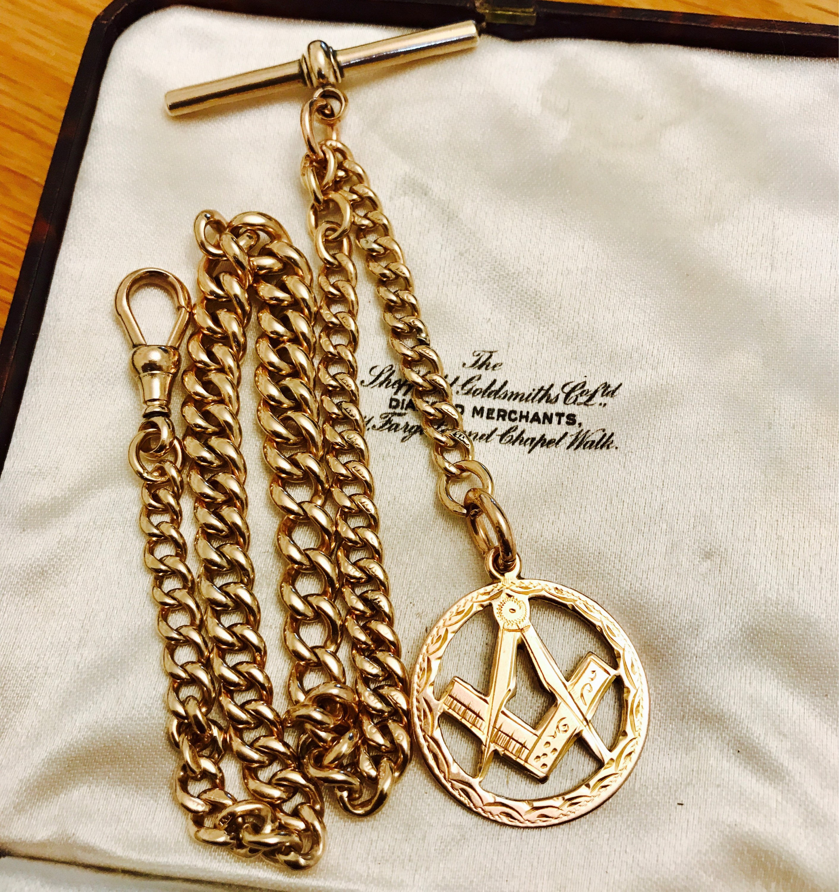 Absolutely stunning antique 9ct yellow gold Albert chain and Masonic ...