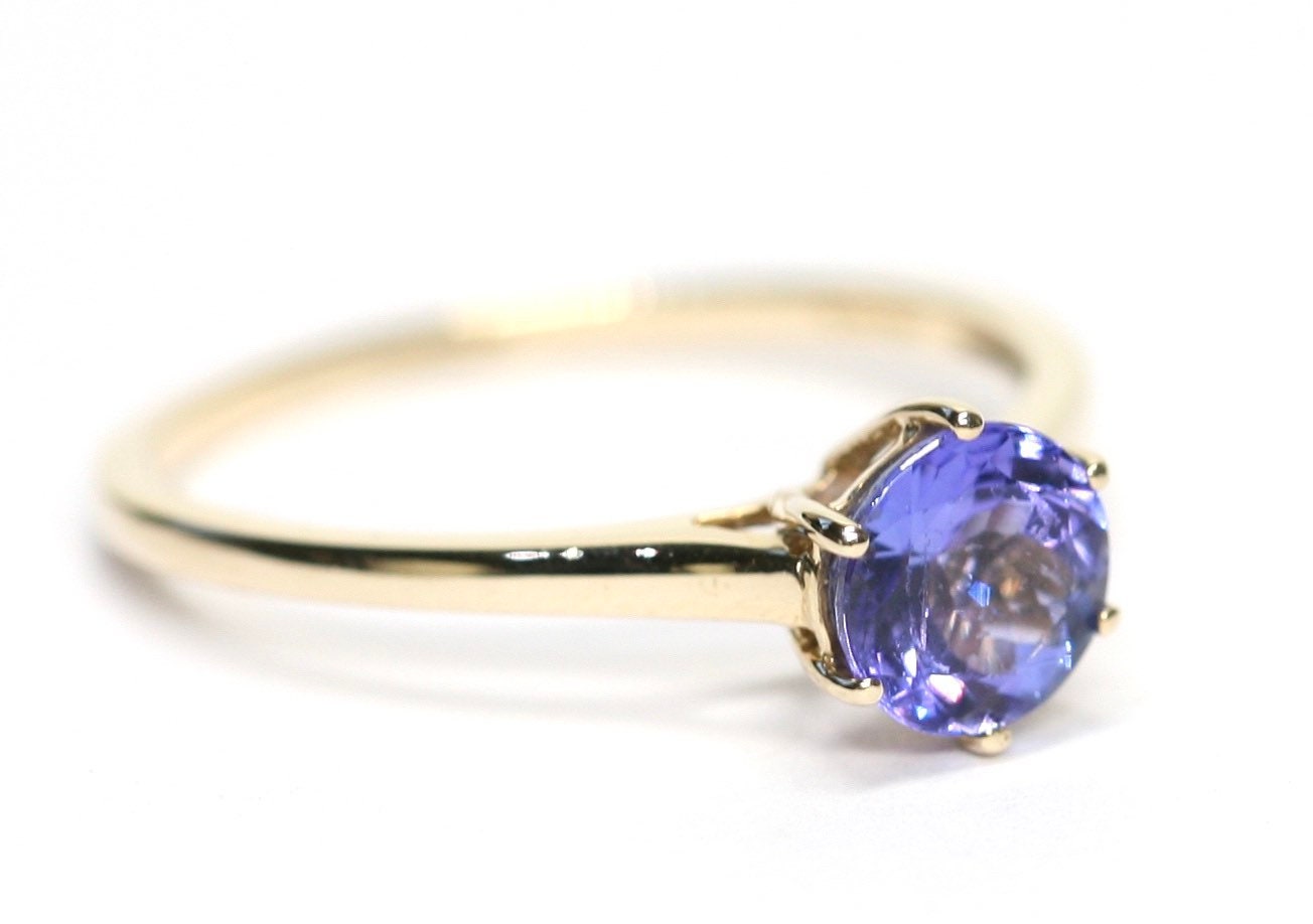 Fabulous vintage 9ct gold Tanzanite solitaire ring - fully hallmarked ...