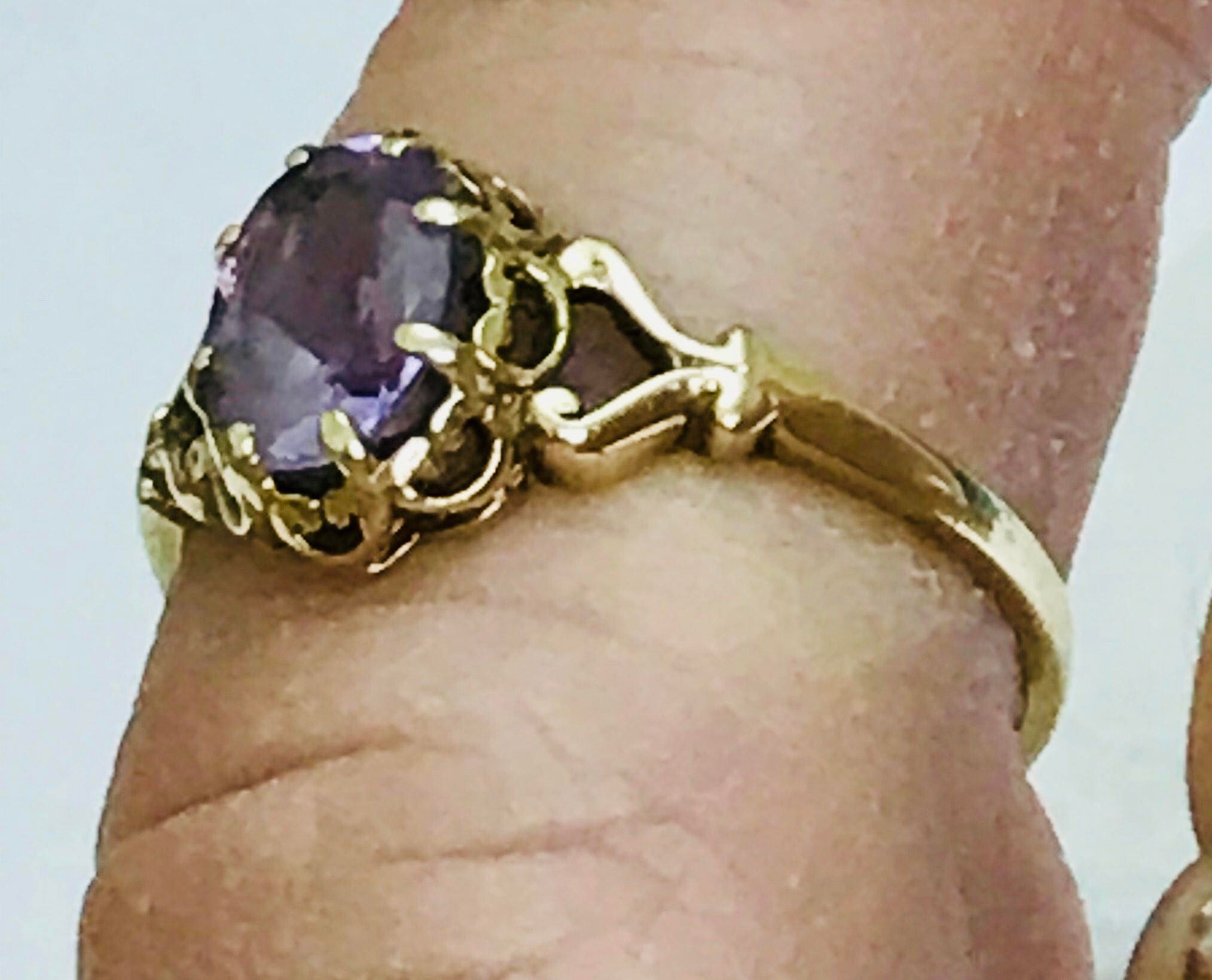 Lovely vintage 9ct gold Amethyst solitaire ring - London 1993