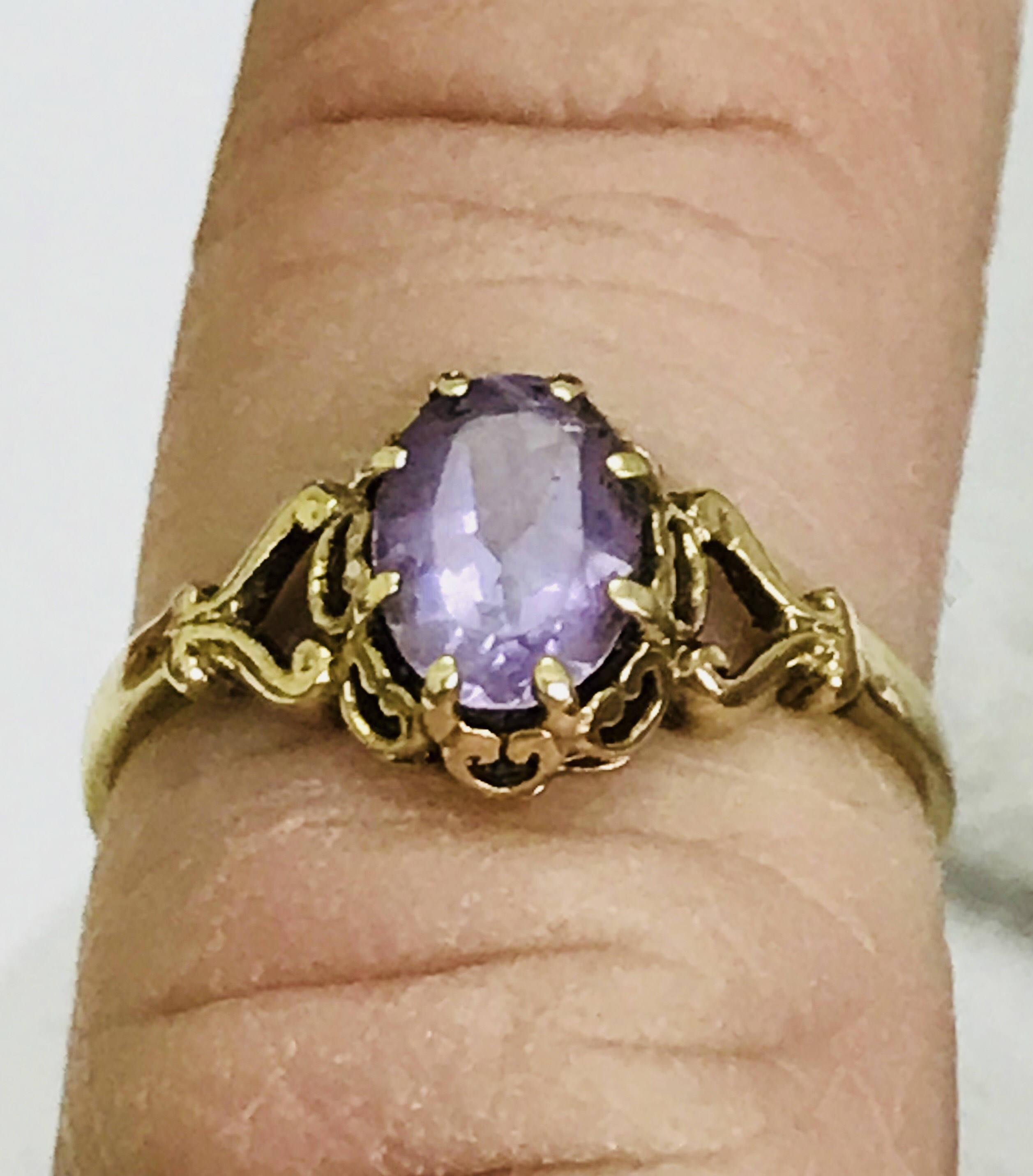 Lovely vintage 9ct gold Amethyst solitaire ring - London 1993