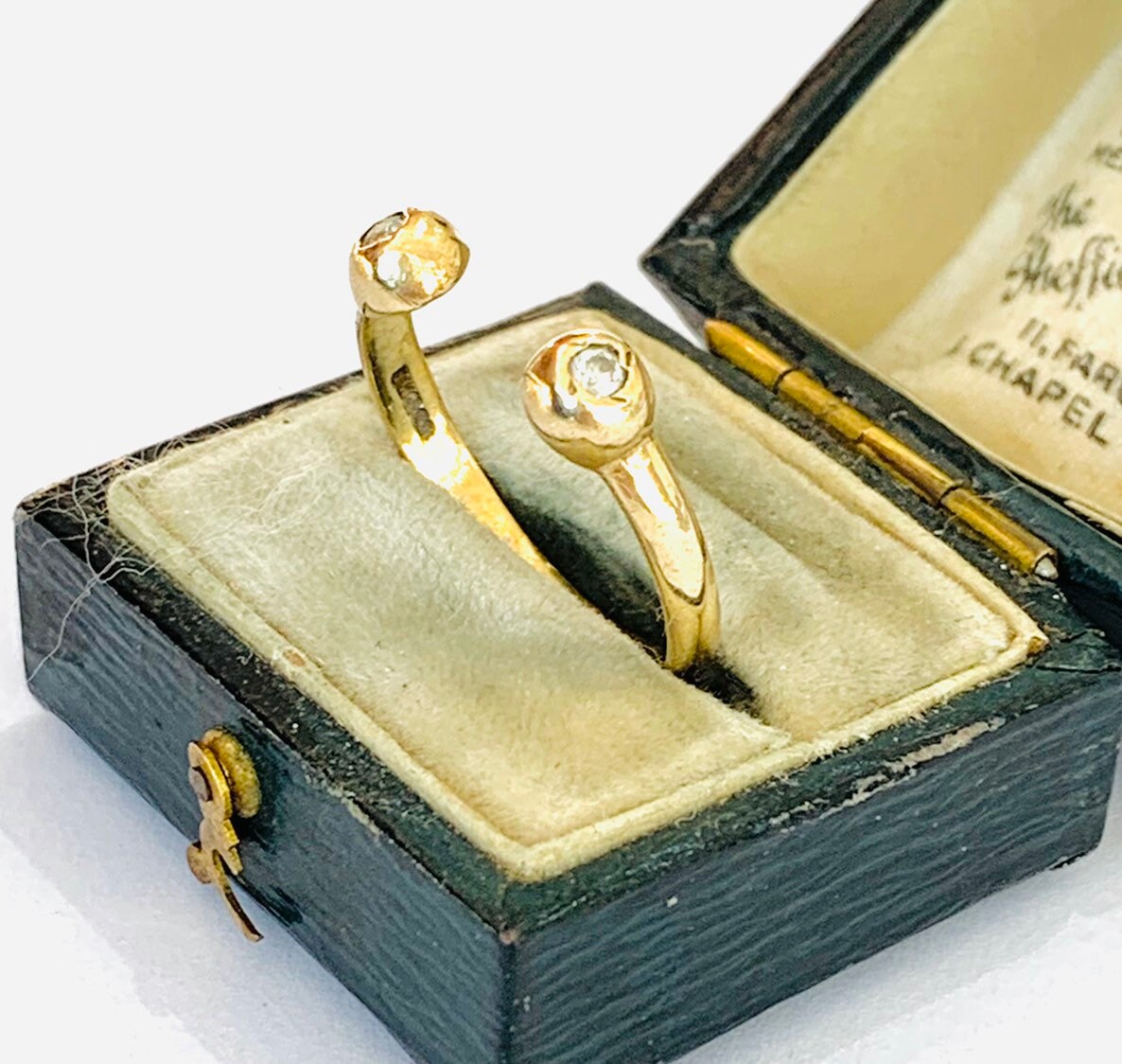 Vintage 9ct gold torque ring with Cubic Zirconia - fully hallmarked ...