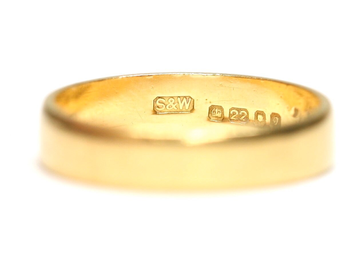 Superb vintage 22ct gold wedding ring - hallmarked London 1962 - size J ...