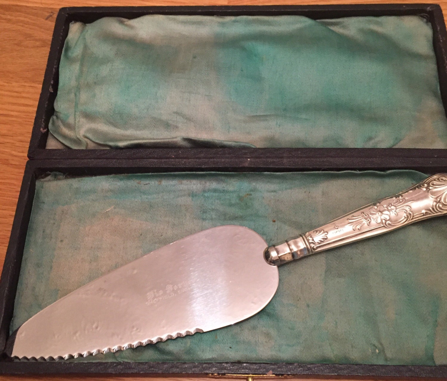 Vintage sterling silver handled cake/pie server - 1969