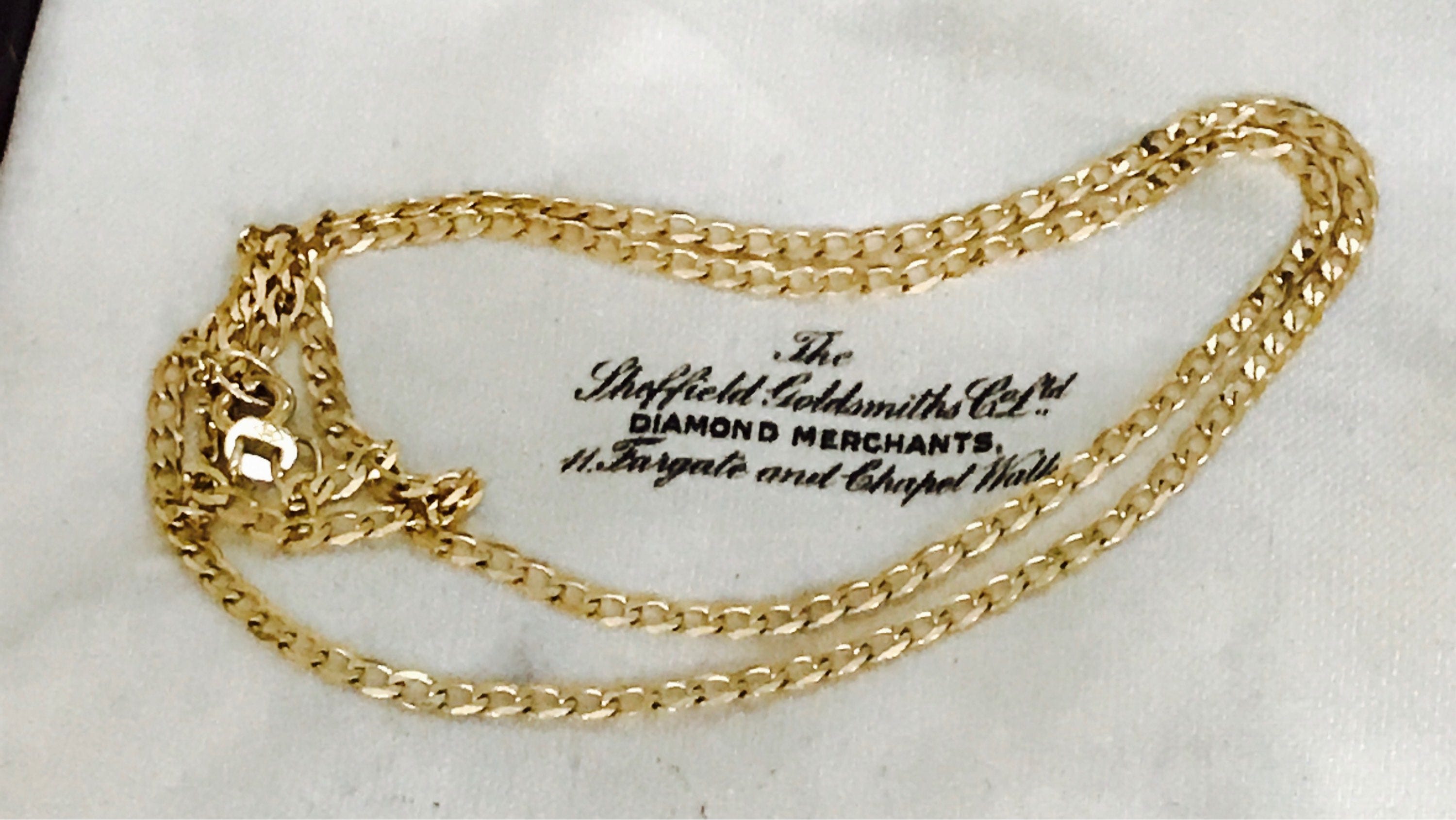 Lovely vintage 9ct yellow gold 18 inch flat link chain - fully hallmarked