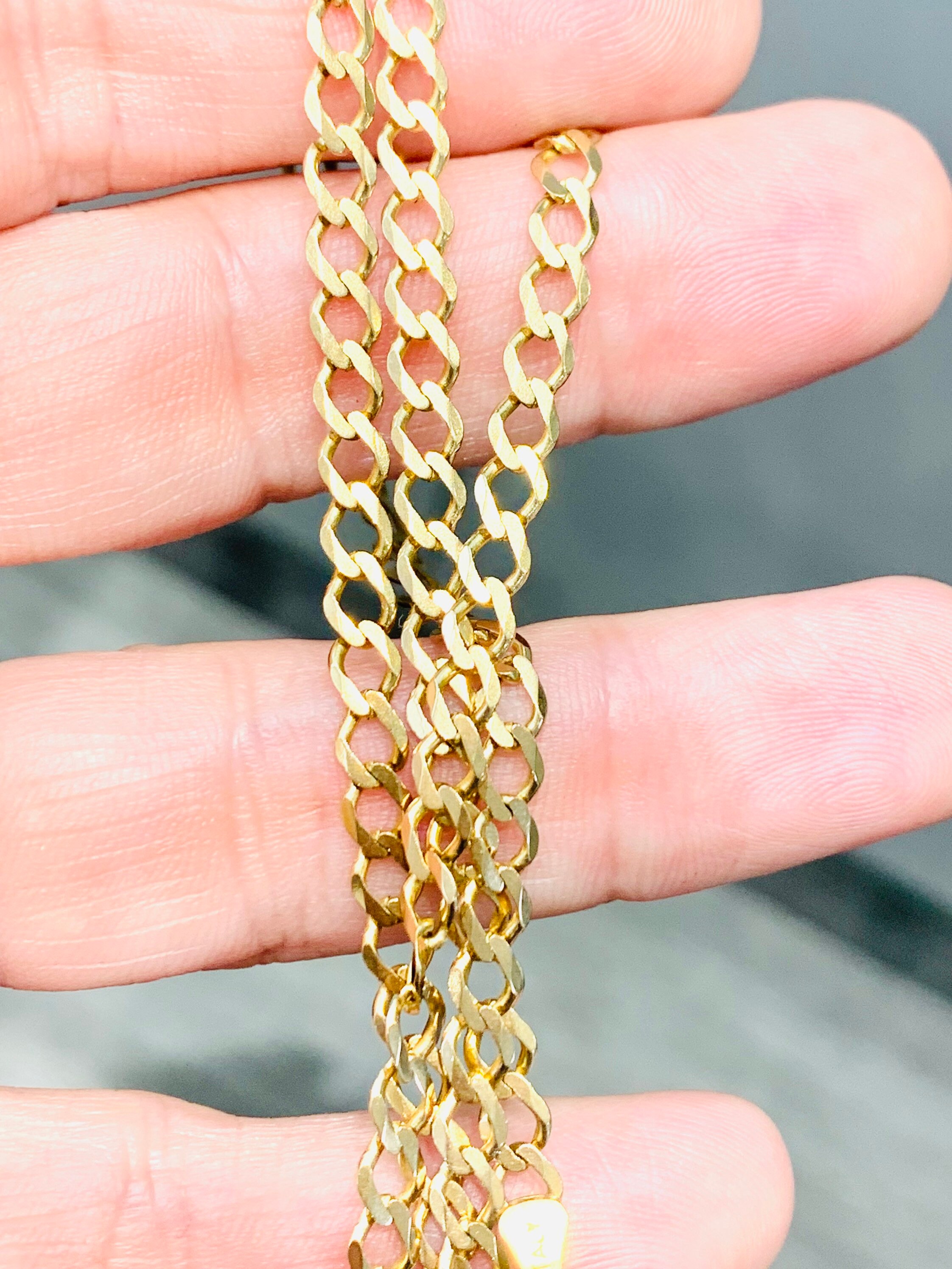 Reserved for Melanie- awaiting deposit ****Superb vintage 9ct yellow ...