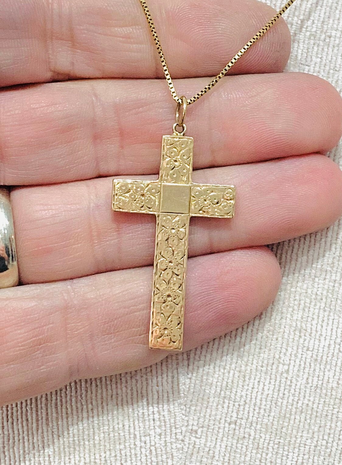 Stunning heavy vintage 9ct gold 16 inch embossed Cross necklace - fully ...