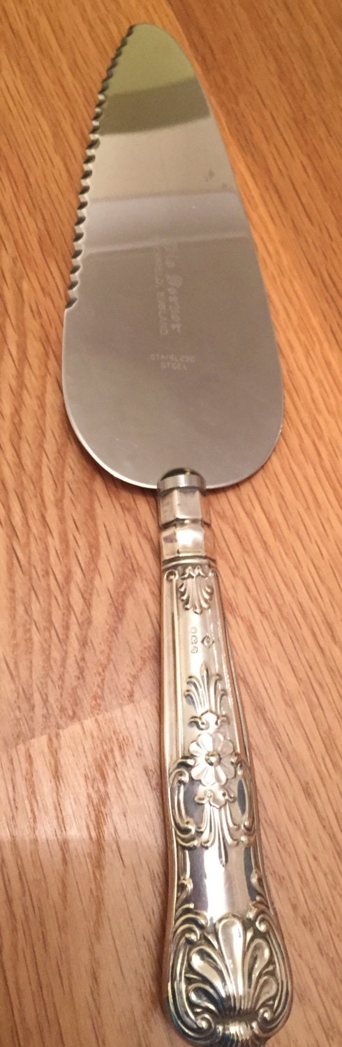 Vintage sterling silver handled cake/pie server - 1969
