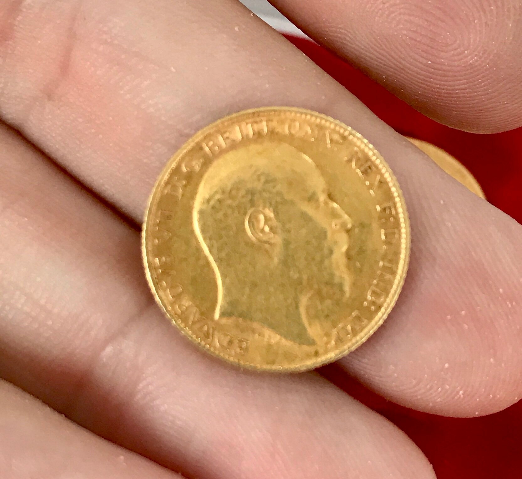 Superb cased set of 10 antique 22ct gold half Sovereigns