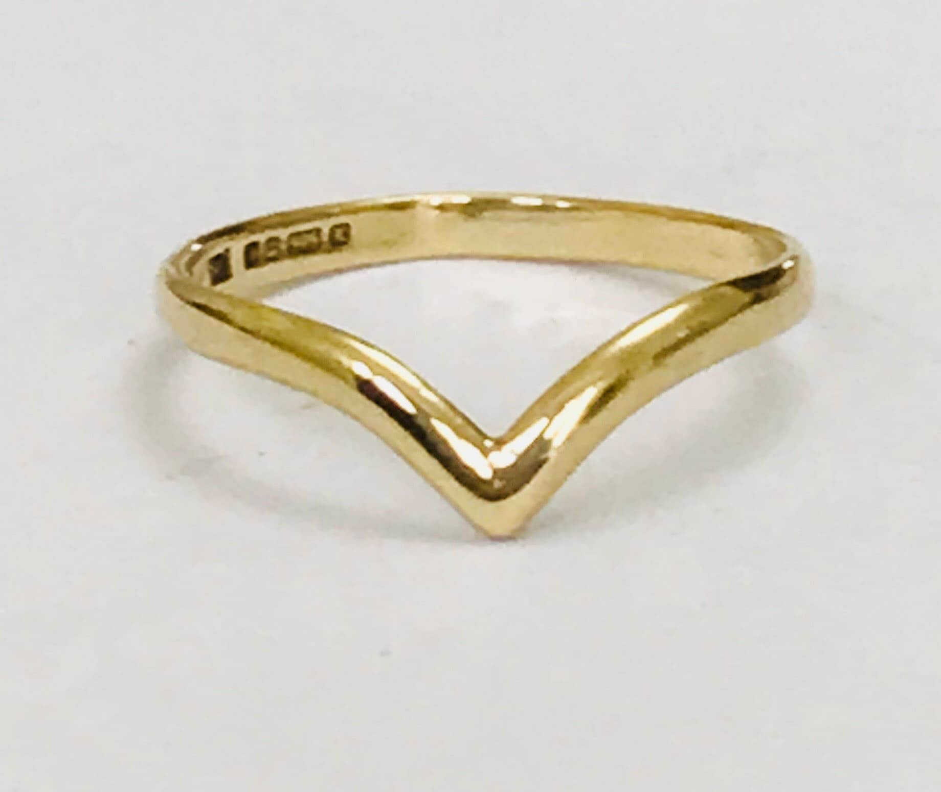 Vintage 9ct yellow gold wishbone ring - Sheffield 1984