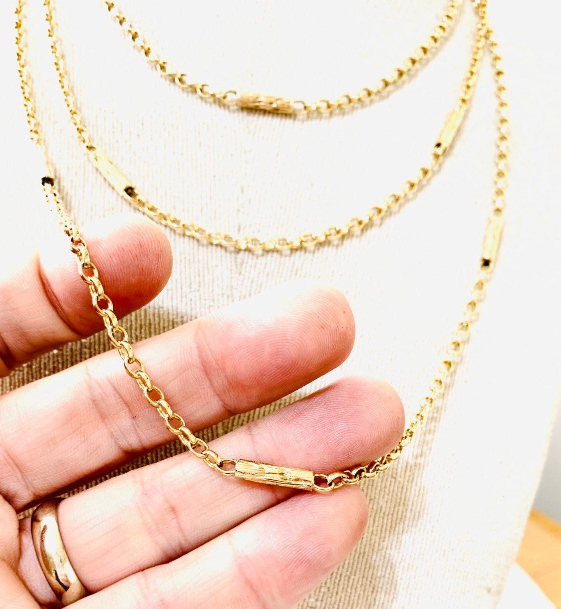 Stunning antique 9ct yellow gold 60 inch Muff chain - fully hallmarked