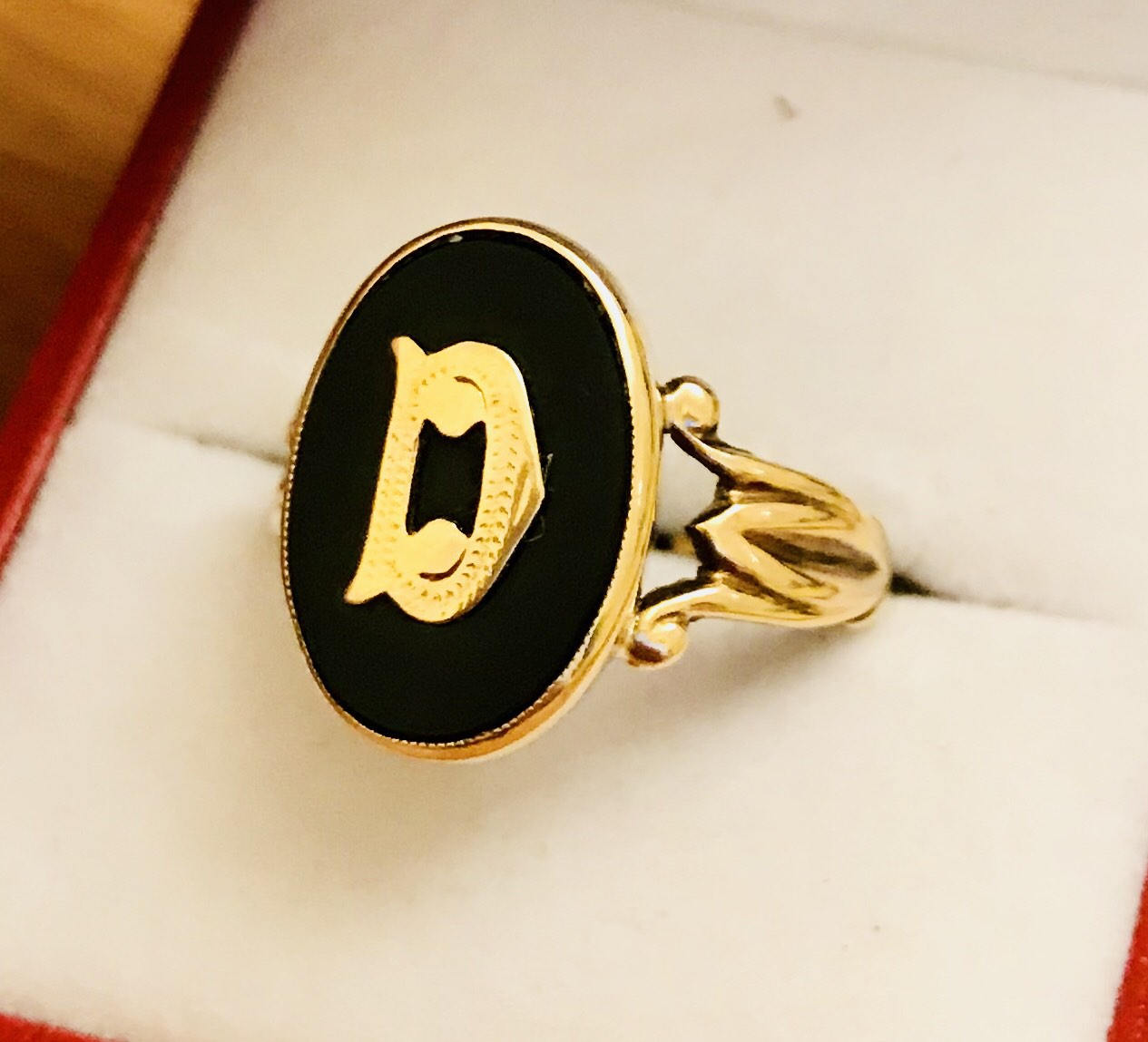 Superb vintage 9ct yellow gold D initial signet ring - London 1955