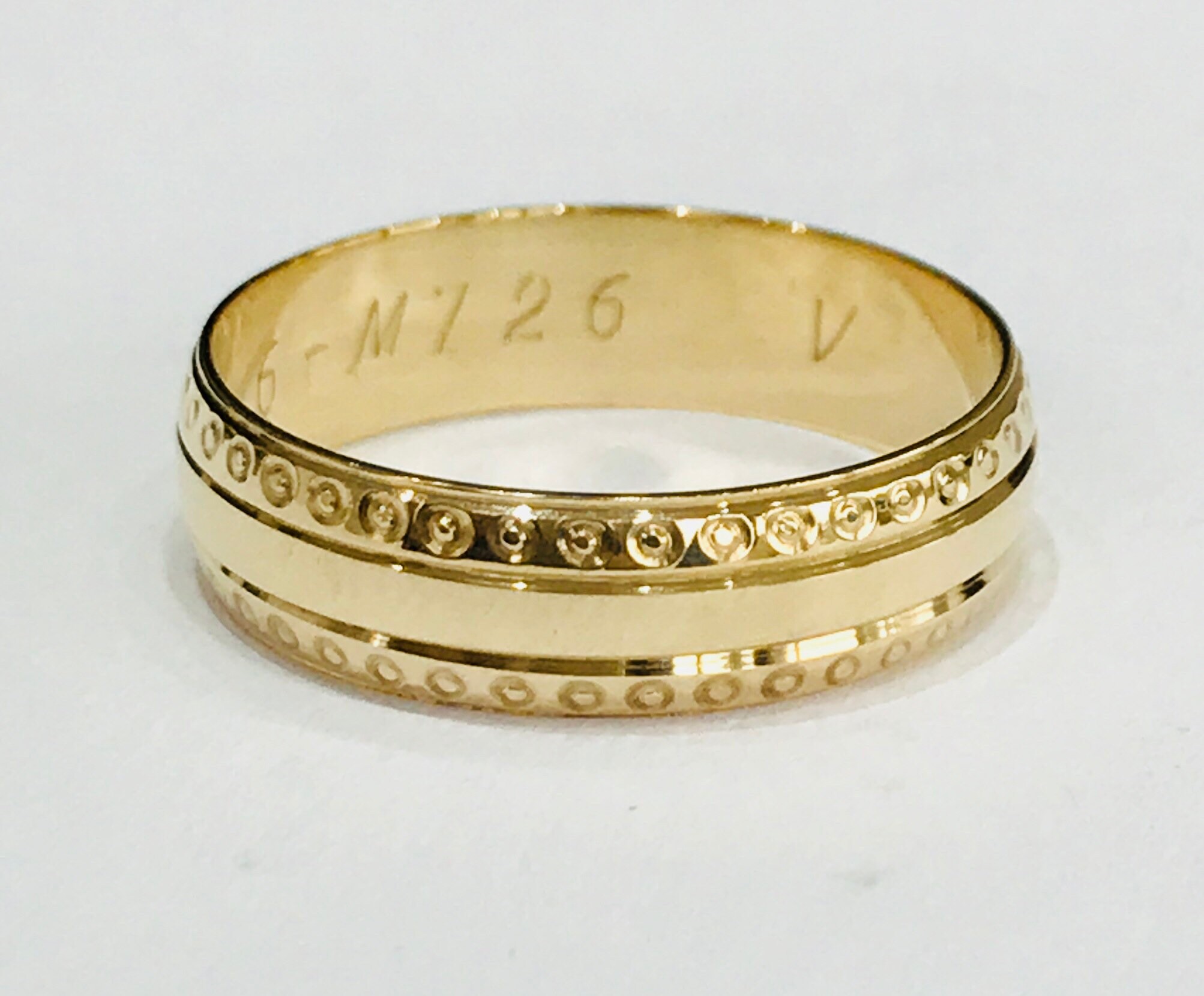 Vintage 9ct yellow gold Men's patterned edge wedding ring - fully ...