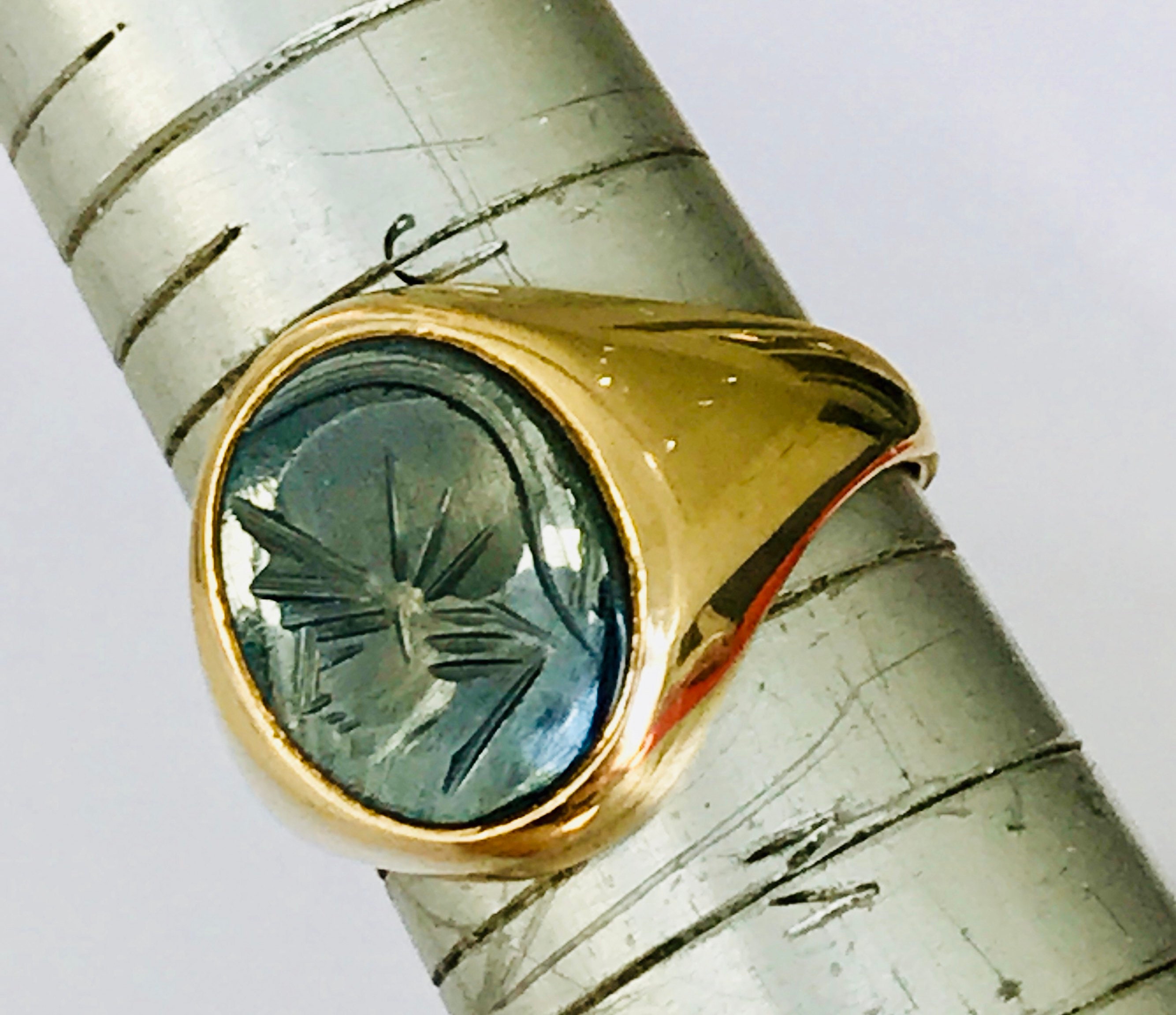 Stunning vintage 9ct gold hematite Centurion signet / pinky ring ...