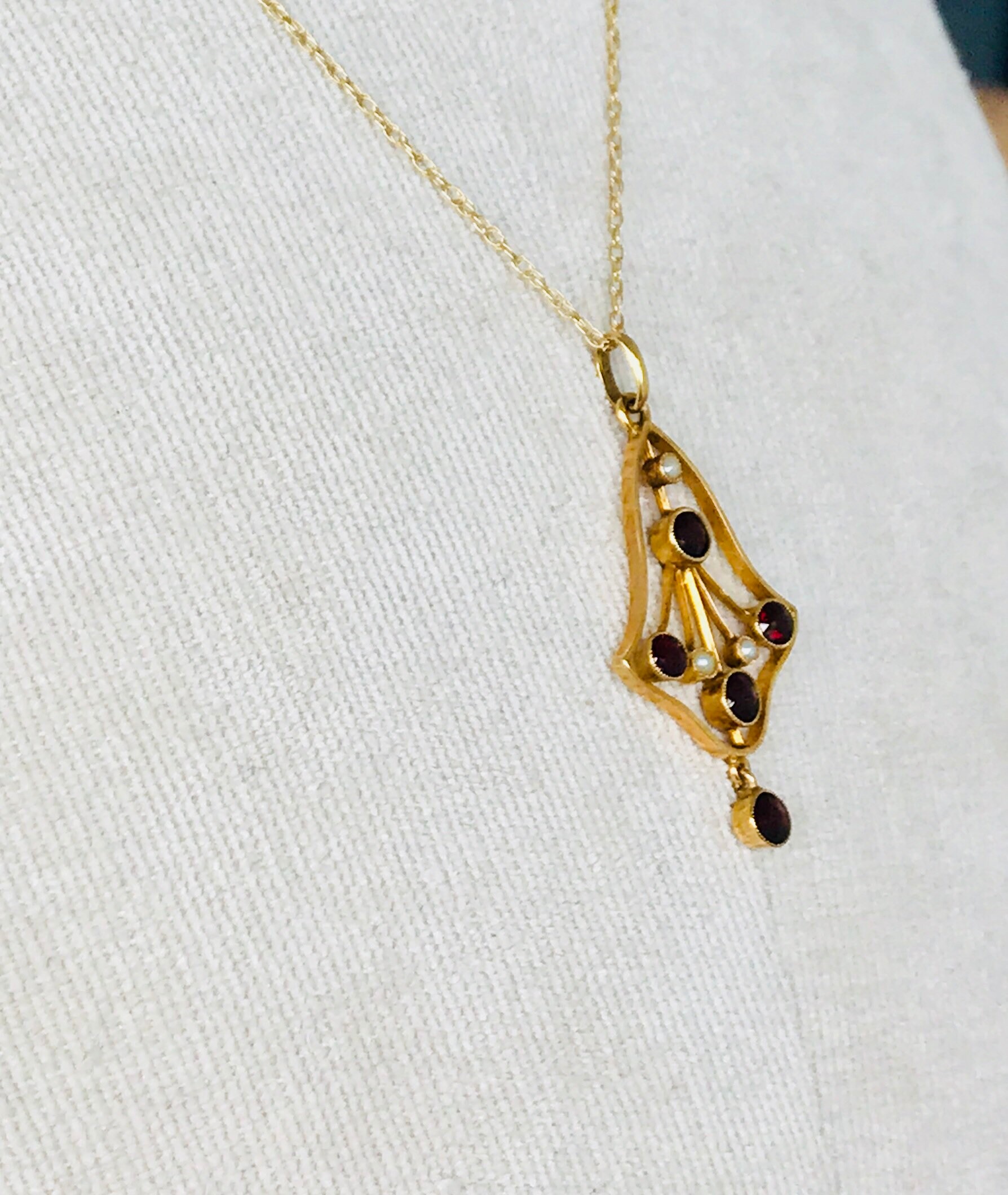 Fabulous Edwardian 9ct gold Garnet abd Pearl lavalier style necklace