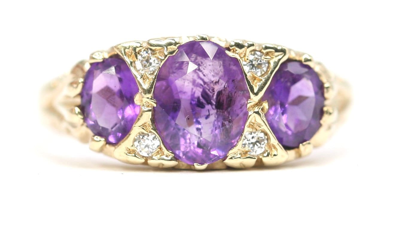 Stunning vintage 9ct gold Amethyst and Diamond ring - fully hallmarked - size P or US 7 1/2