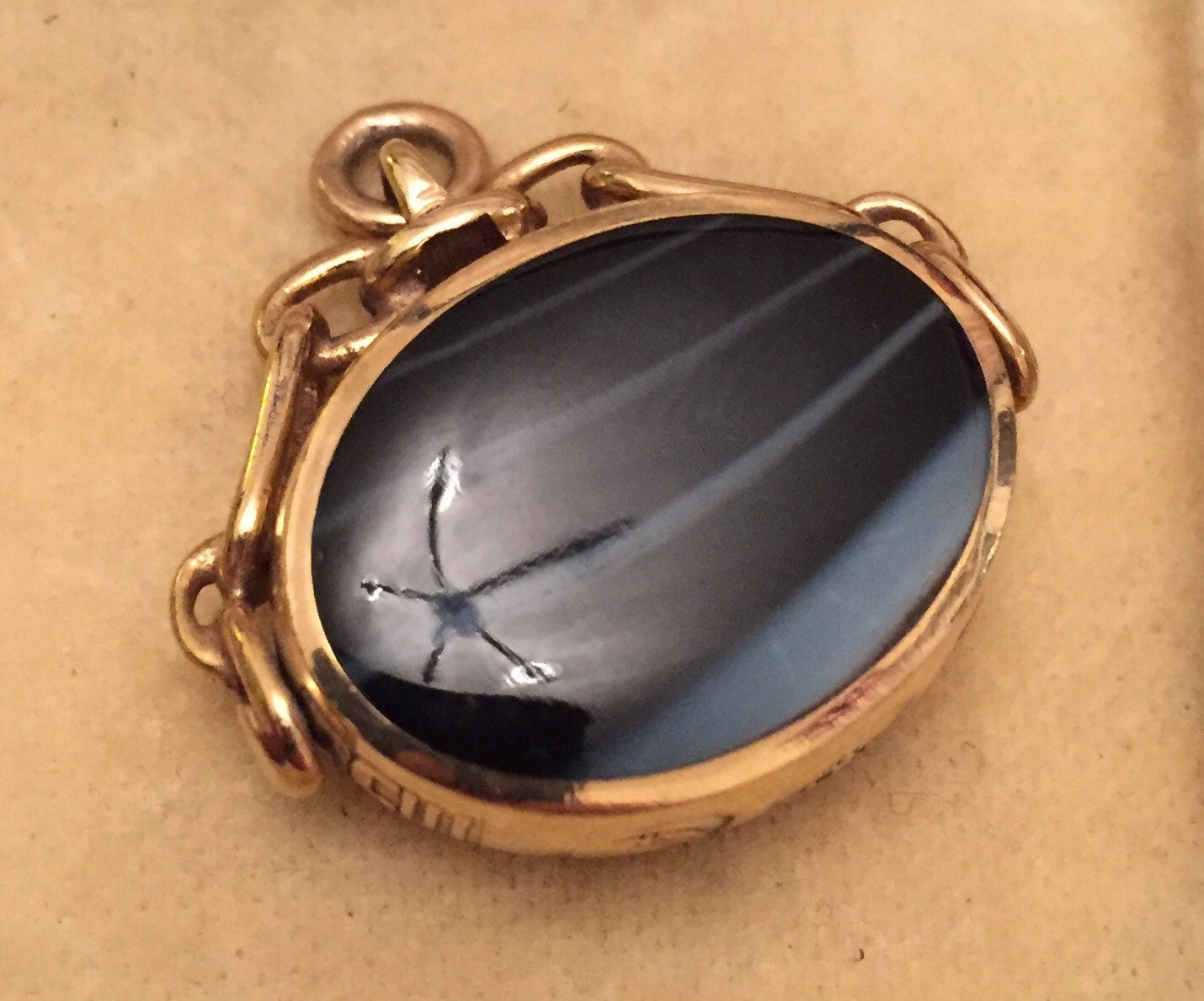 Vintage 9ct gold fob / pendant