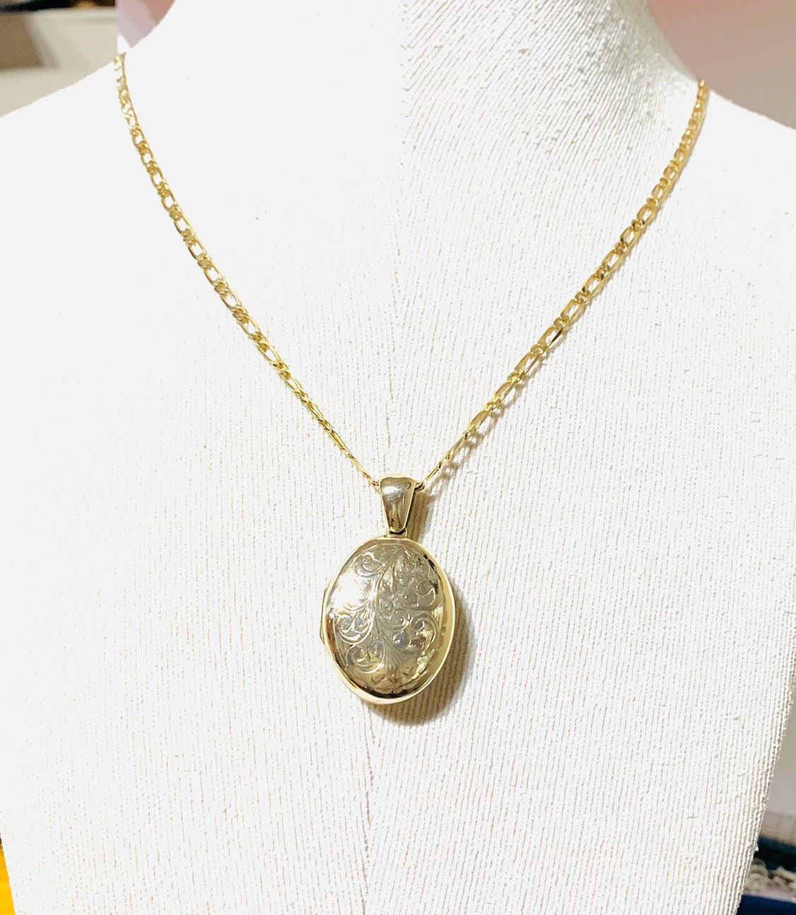Superb heavy vintage 9ct yellow gold double picture locket - Sheffield ...