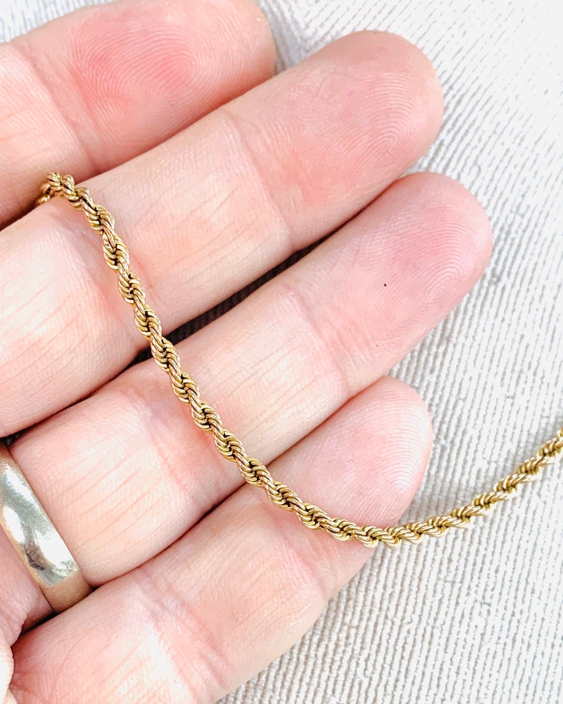 Vintage 9ct yellow gold 19 inch rope twist chain - fully hallmarked