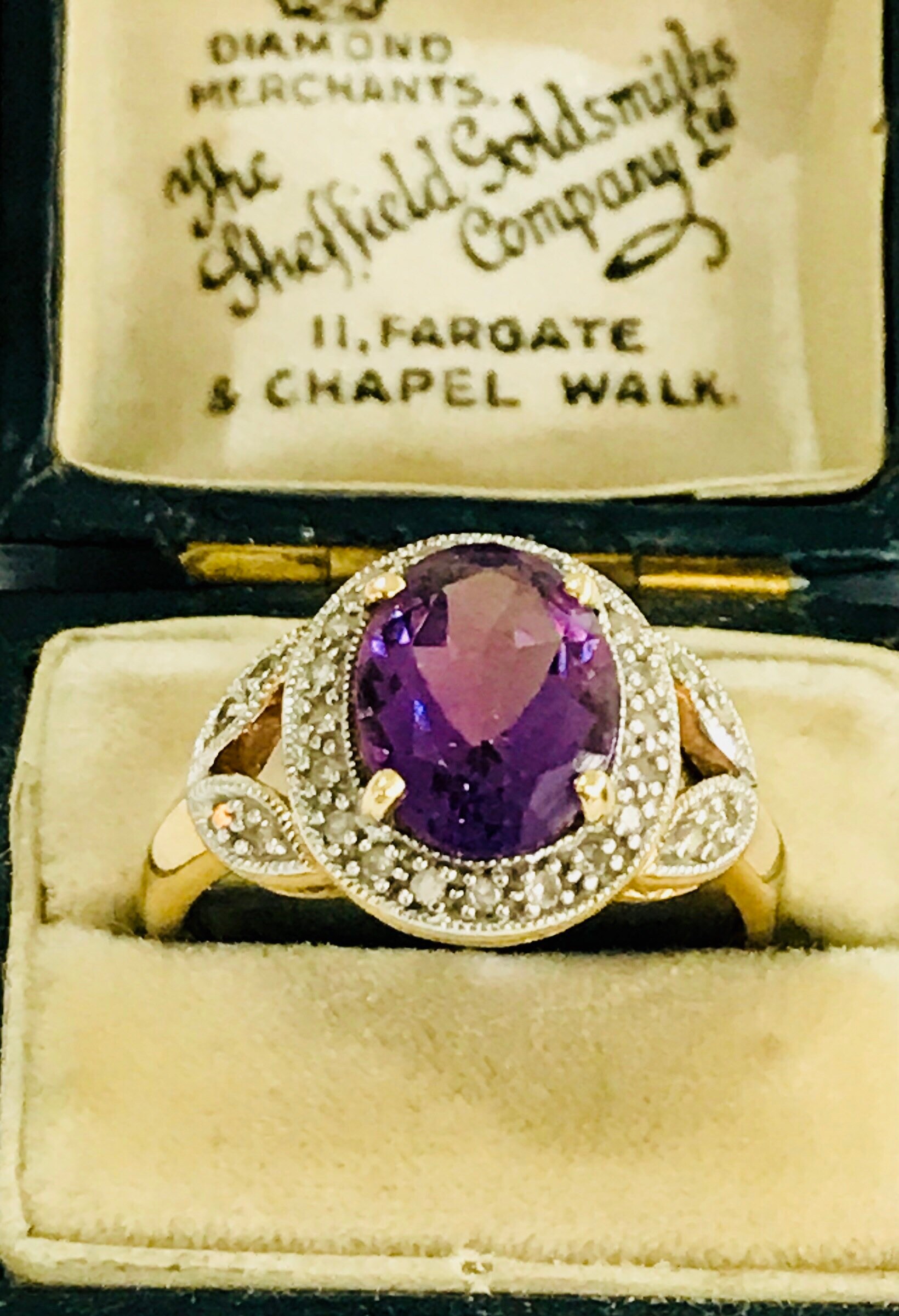 Stunning sparkling vintage 9ct gold Amethyst & 0.16tcw Diamond cluster ring - fully hallmarked