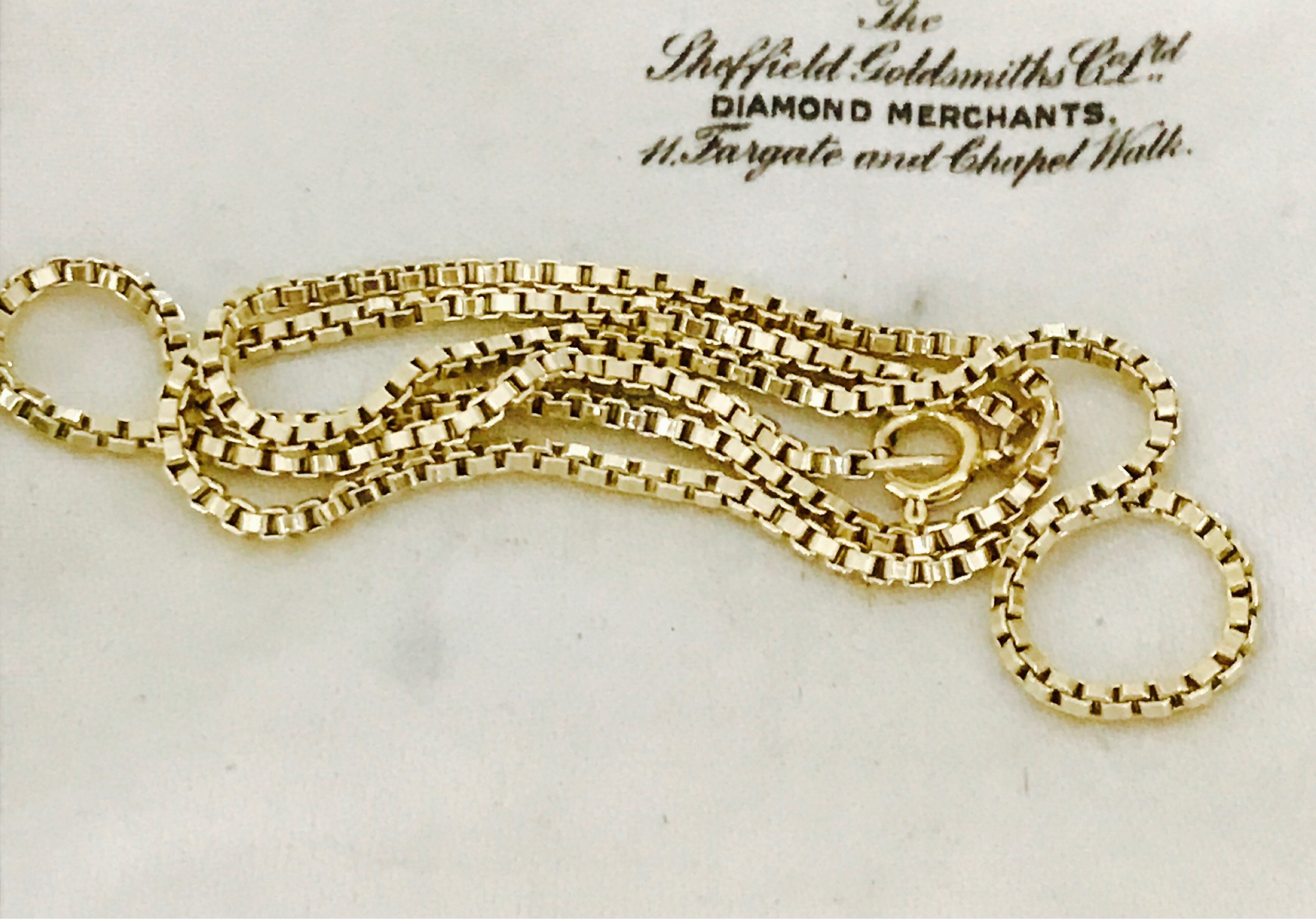 Superb vintage 9ct yellow gold 16 inch box chain - London 1979