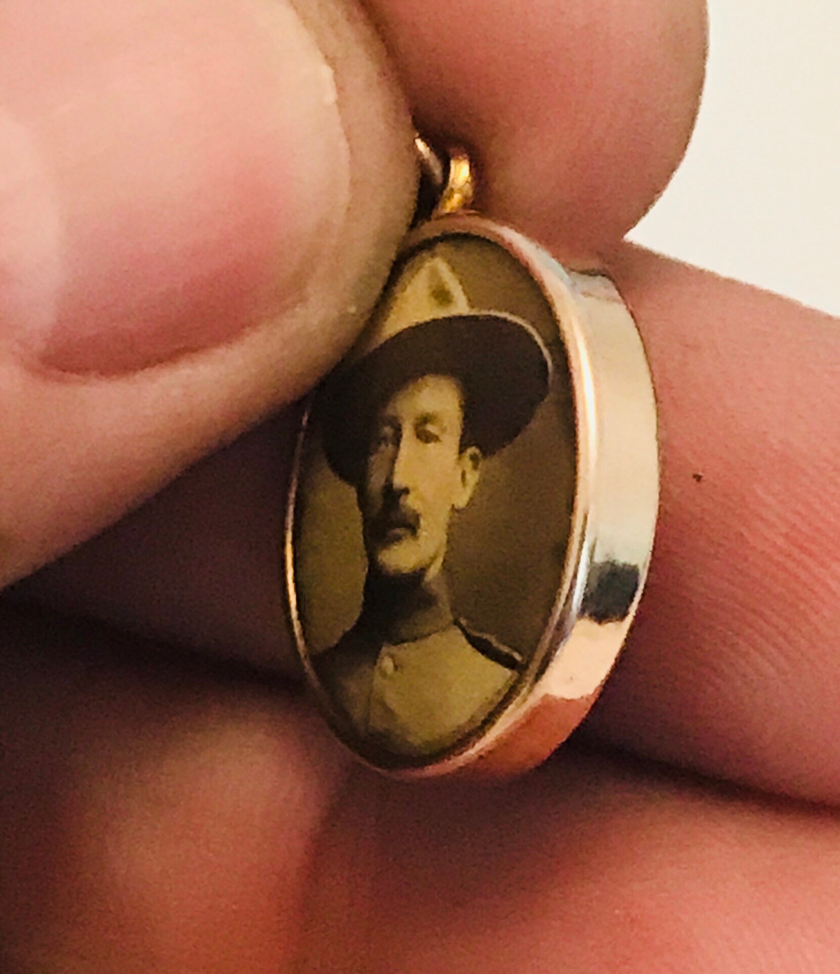 Stunning antique 9ct rose gold double locket