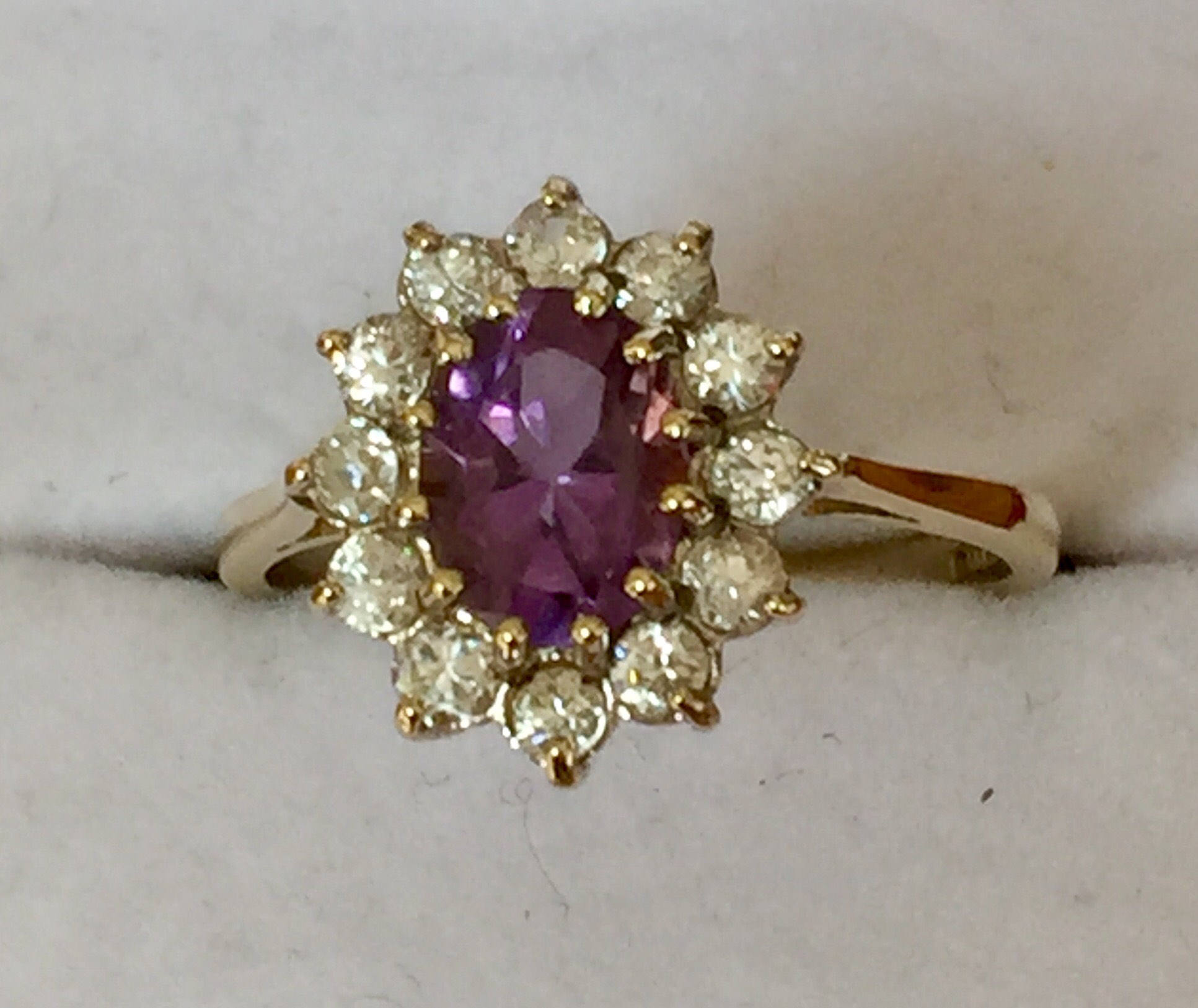 Stunning vintage 9ct gold Amethyst cluster ring