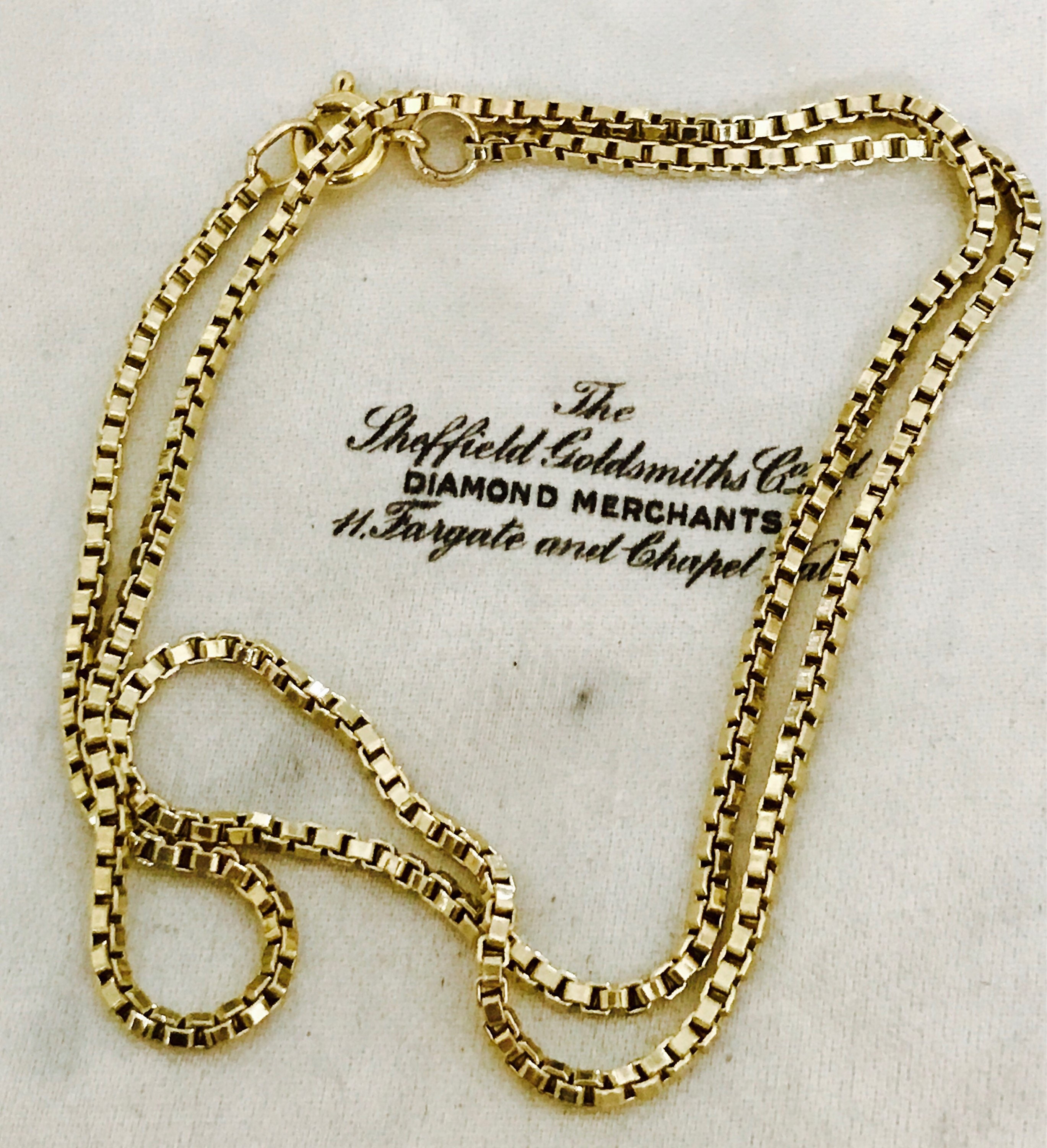 Superb vintage 9ct yellow gold 16 inch box chain - London 1979