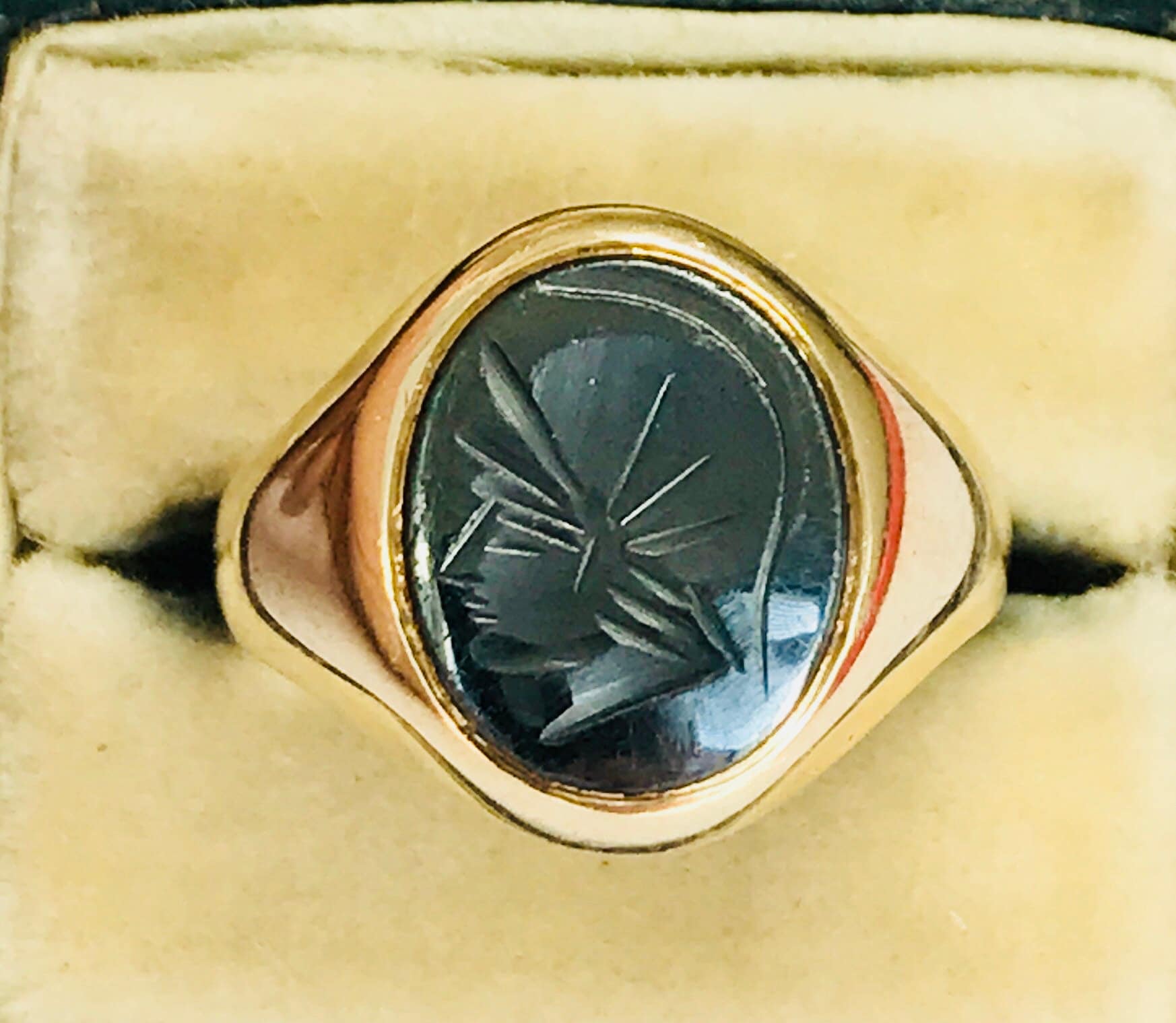 Stunning vintage 9ct gold hematite Centurion signet / pinky ring ...