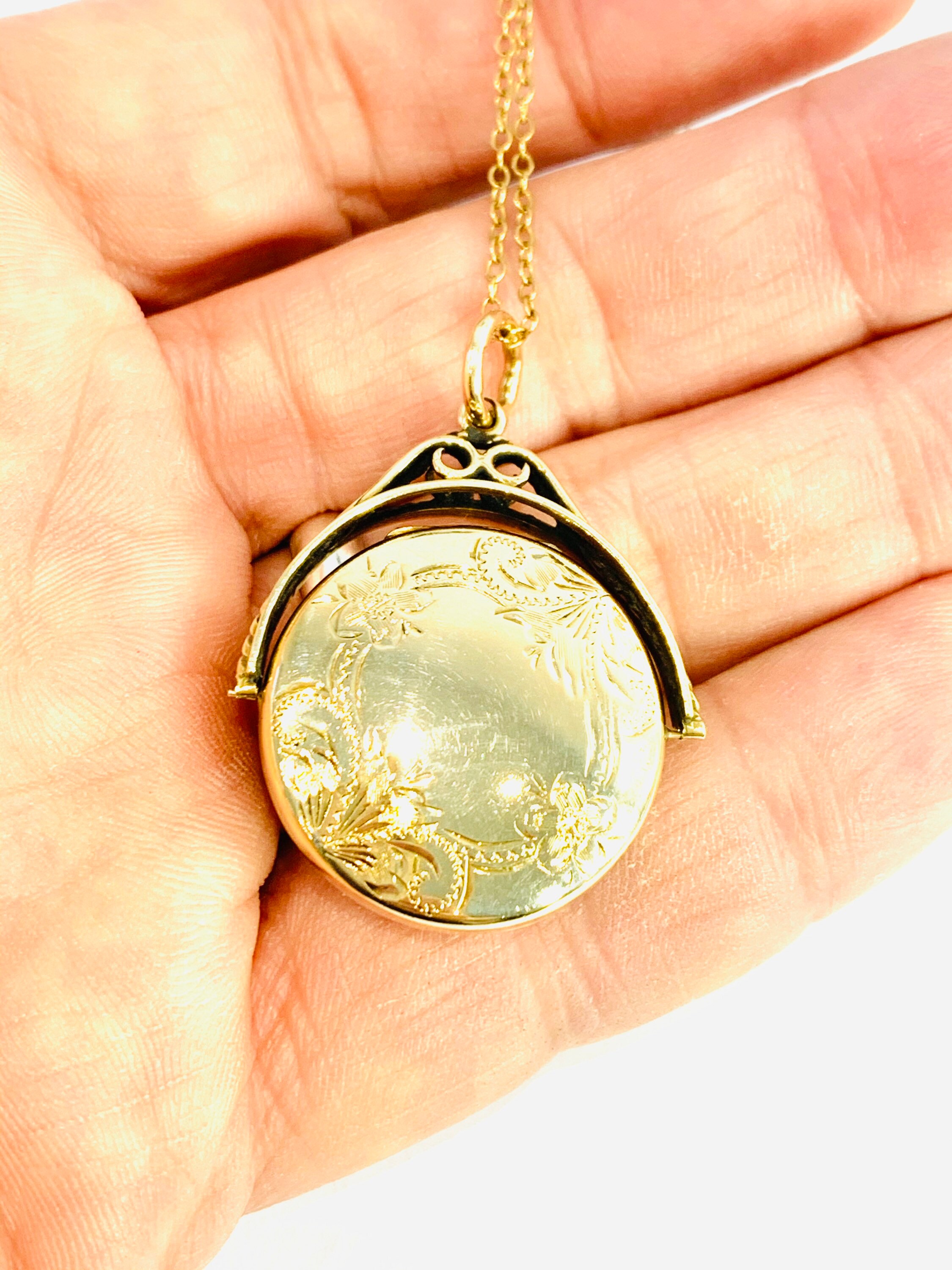 Superb large vintage 9ct yellow gold double picture spinning locket ...