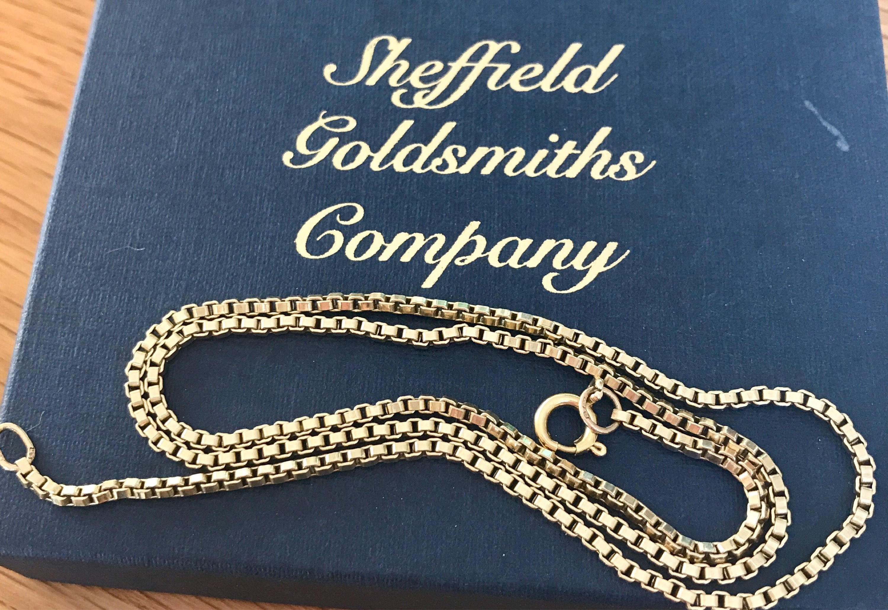 Superb quality vintage 9ct gold 20 inch box chain - Hallmarked