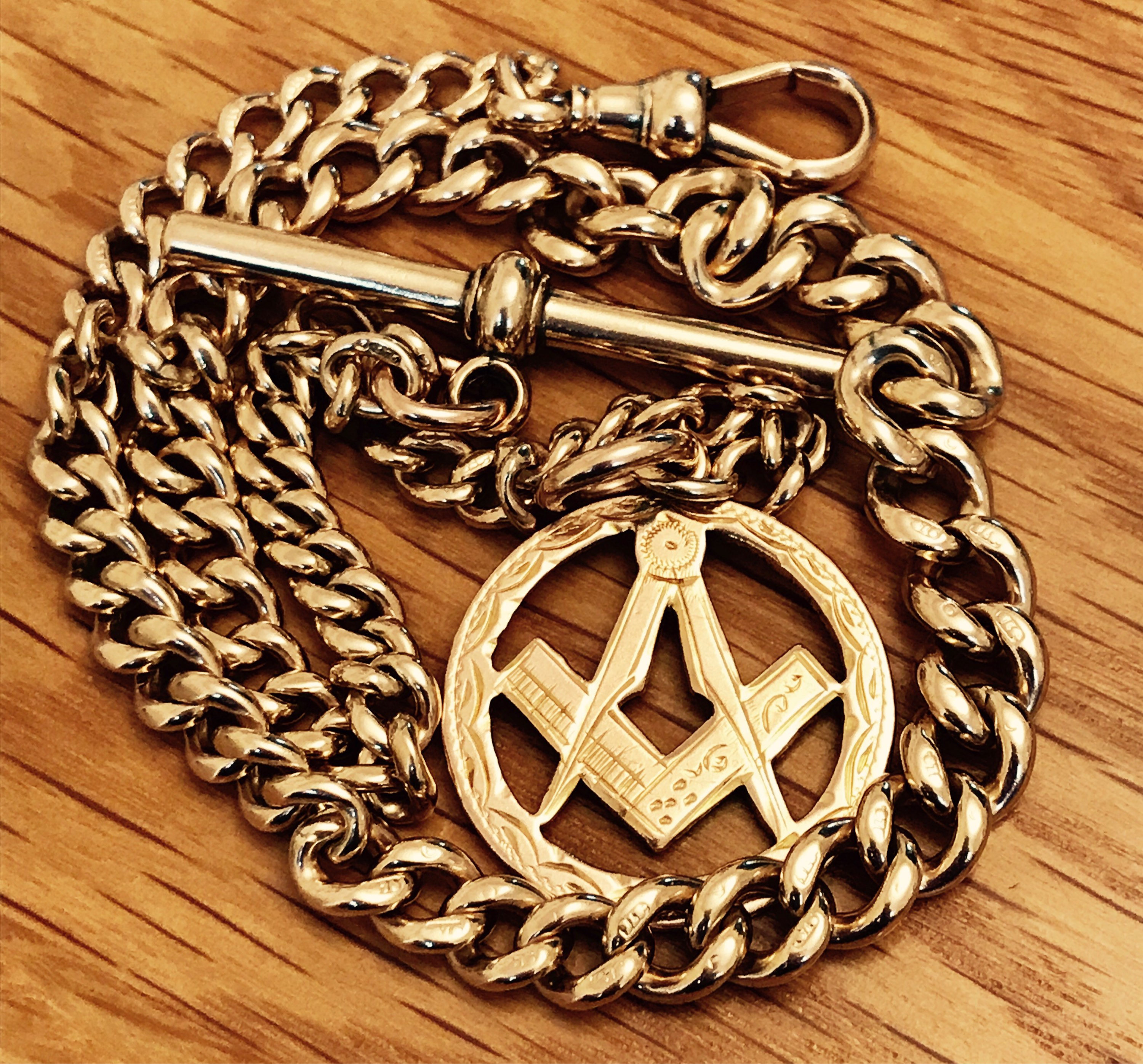 Absolutely stunning antique 9ct yellow gold Albert chain and Masonic ...