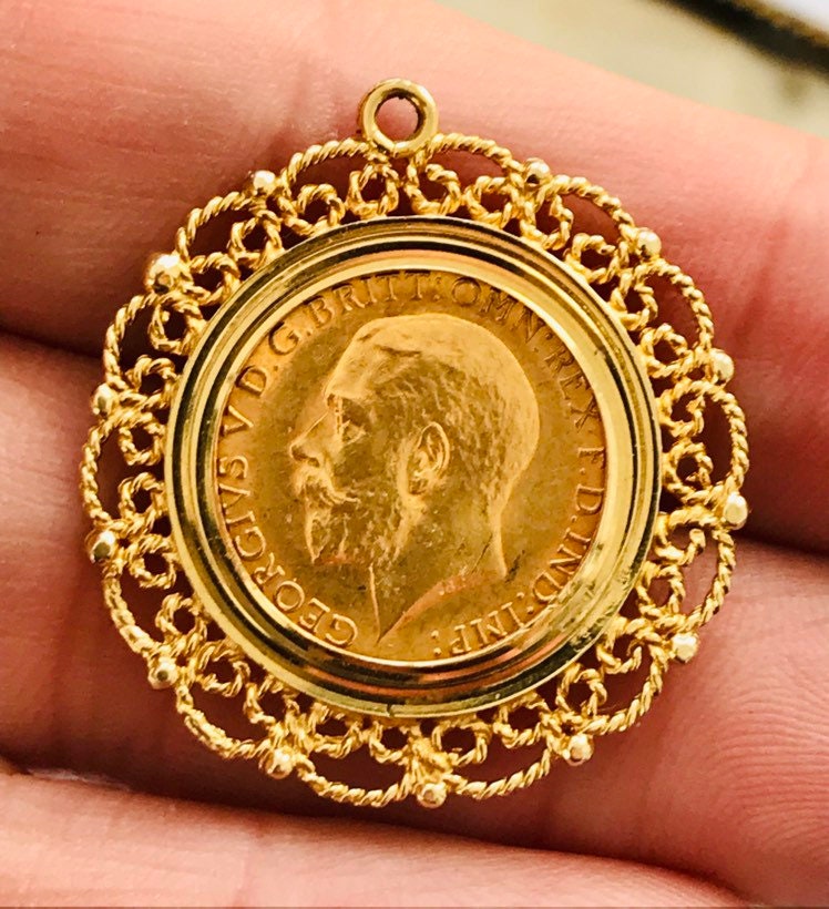 Stunning vintage 9ct gold half Sovereign mount / pendant - fully ...