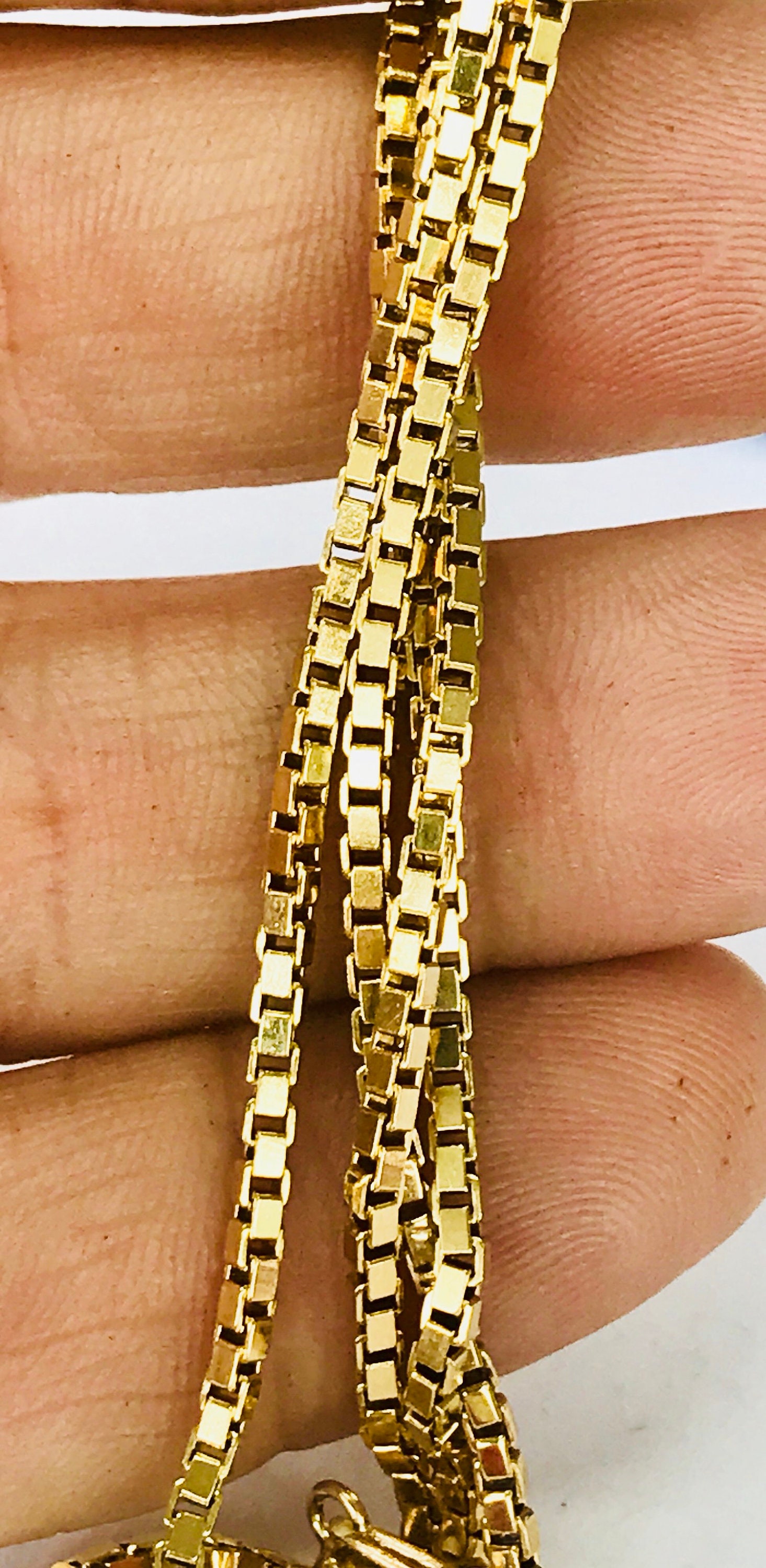 Stunning vintage 9ct yellow gold 21 inch box chain - hallmarked ...