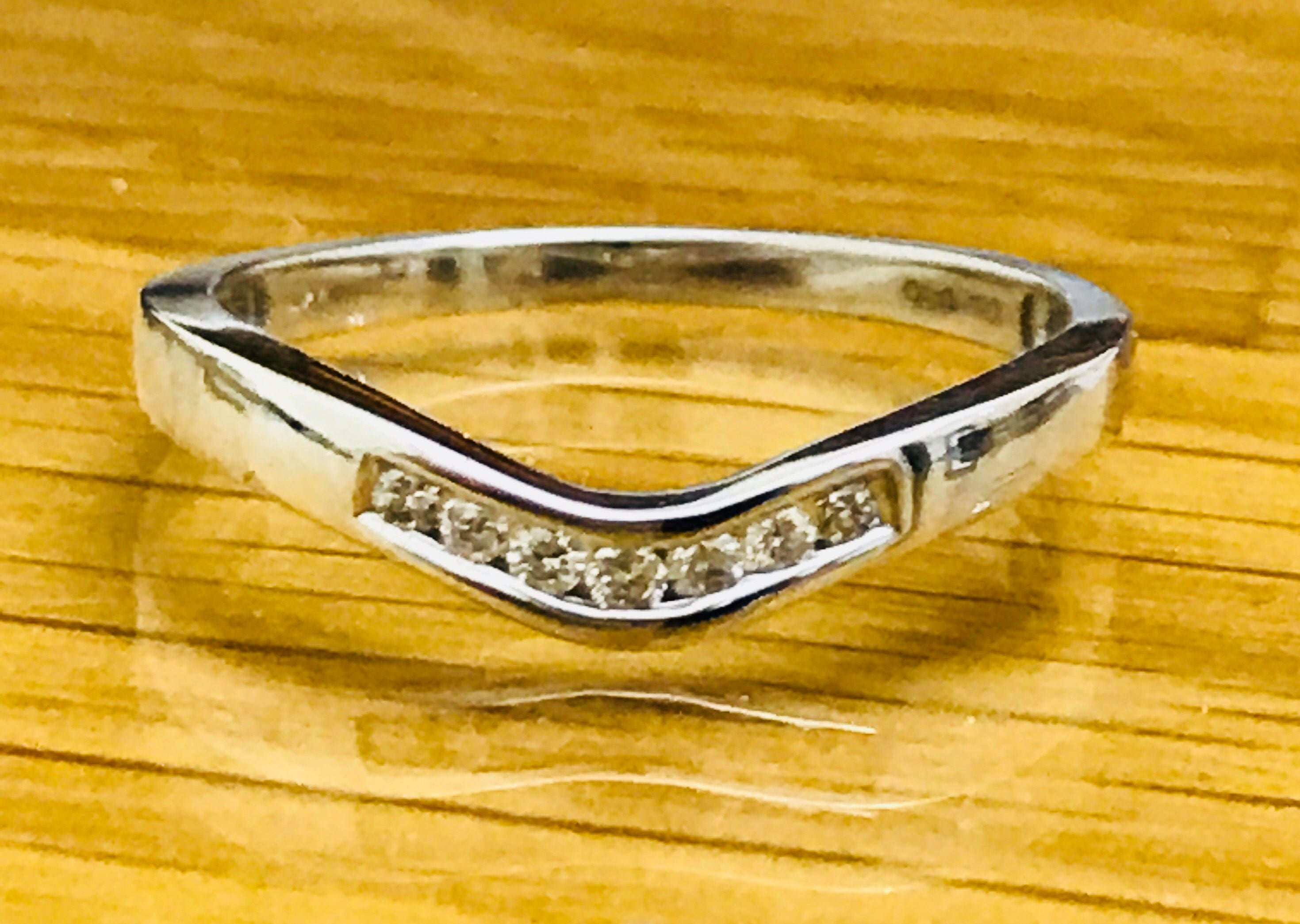 Stunning vintage 9ct white gold 0.10ct Diamond wishbone ring - fully ...