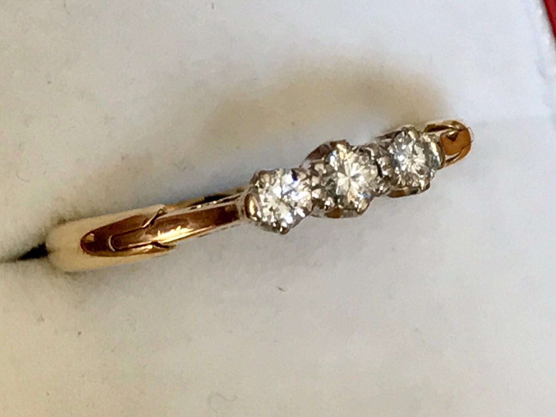 Beautiful rare vintage 18ct gold Diamond adjustable ring