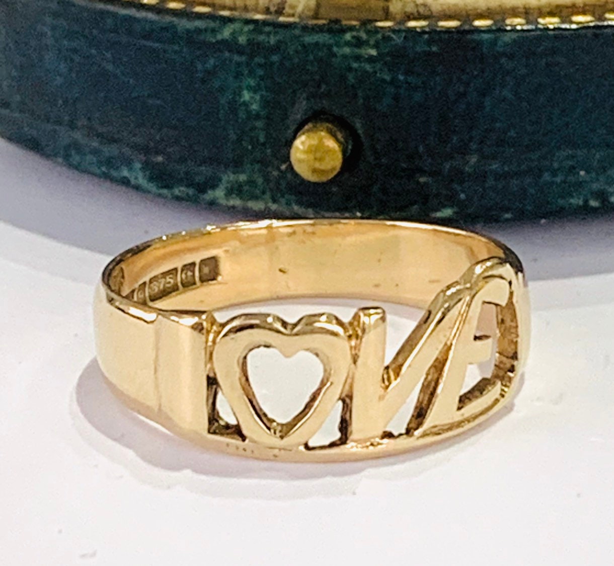 Vintage 9ct yellow gold LOVE ring - hallmarked for Birmingham 1971 ...