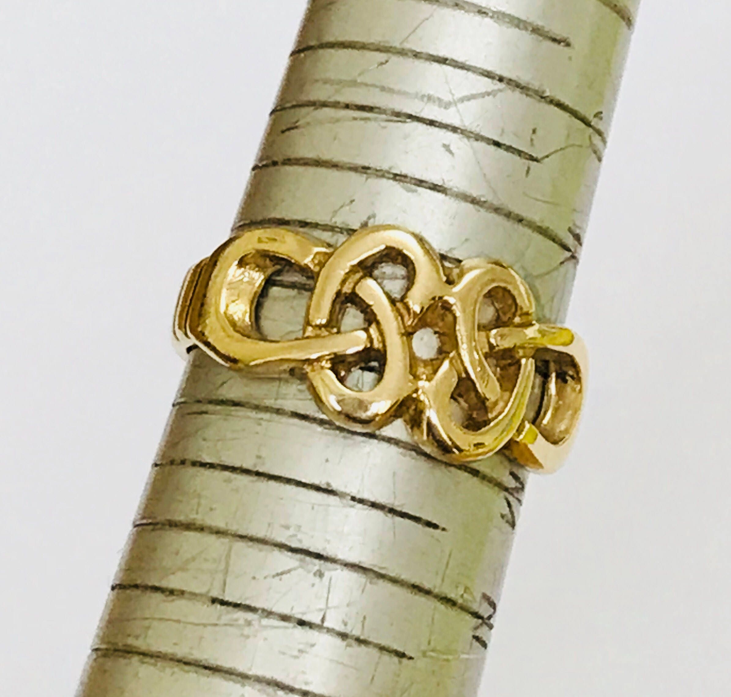 Superb vintage 9ct gold Celtic pattern ring - fully hallmarked