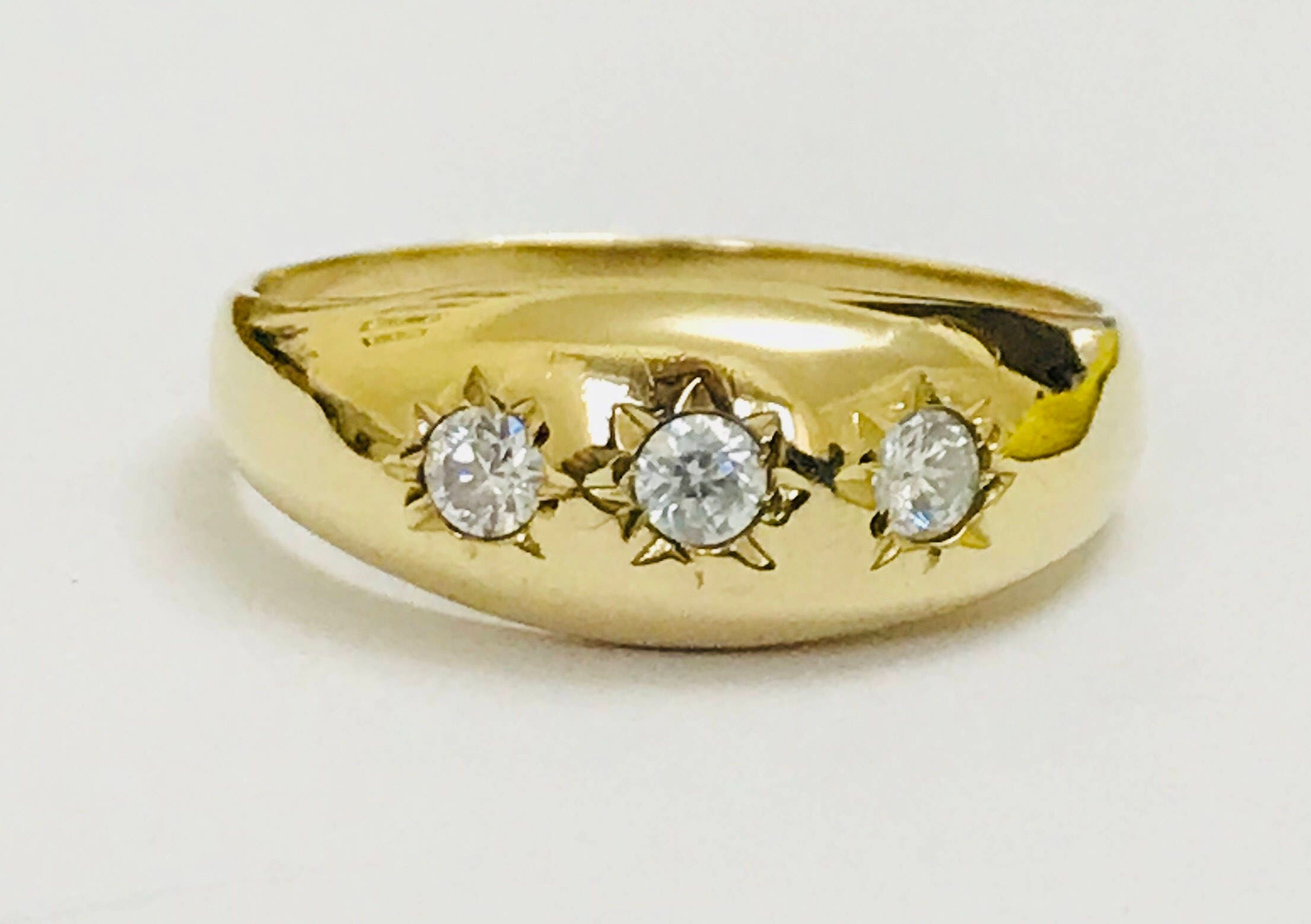 Superb vintage 9ct yellow gold Men's gypsy ring - fully hallmarked