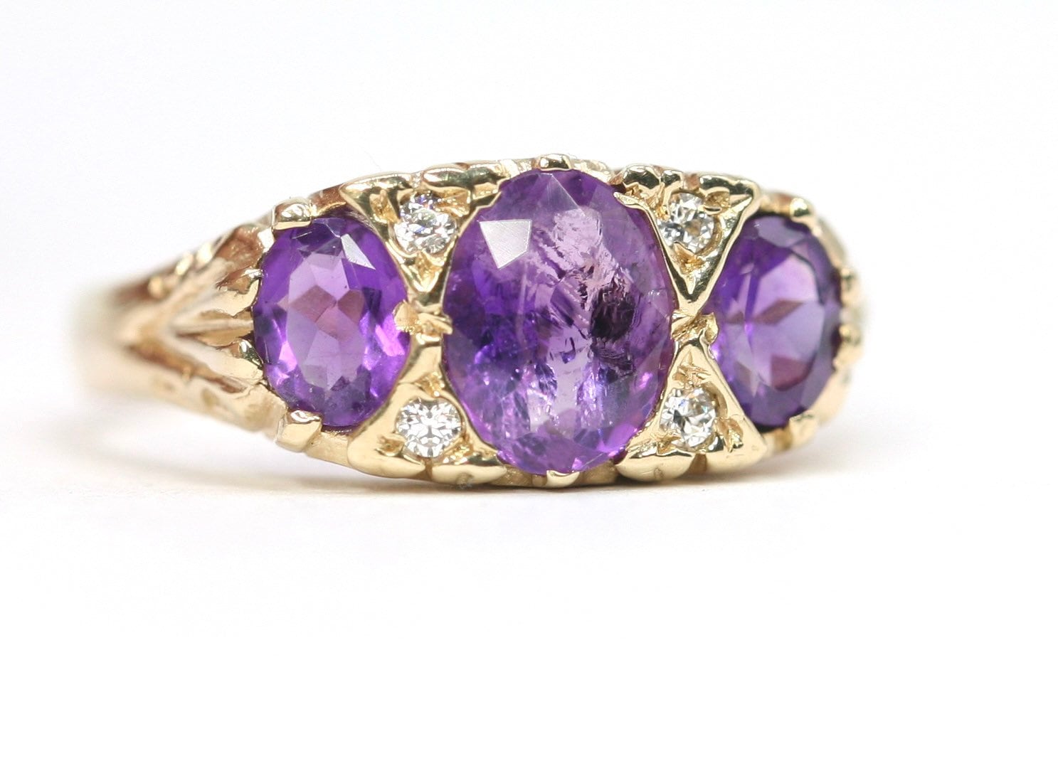 Stunning vintage 9ct gold Amethyst and Diamond ring - fully hallmarked - size P or US 7 1/2