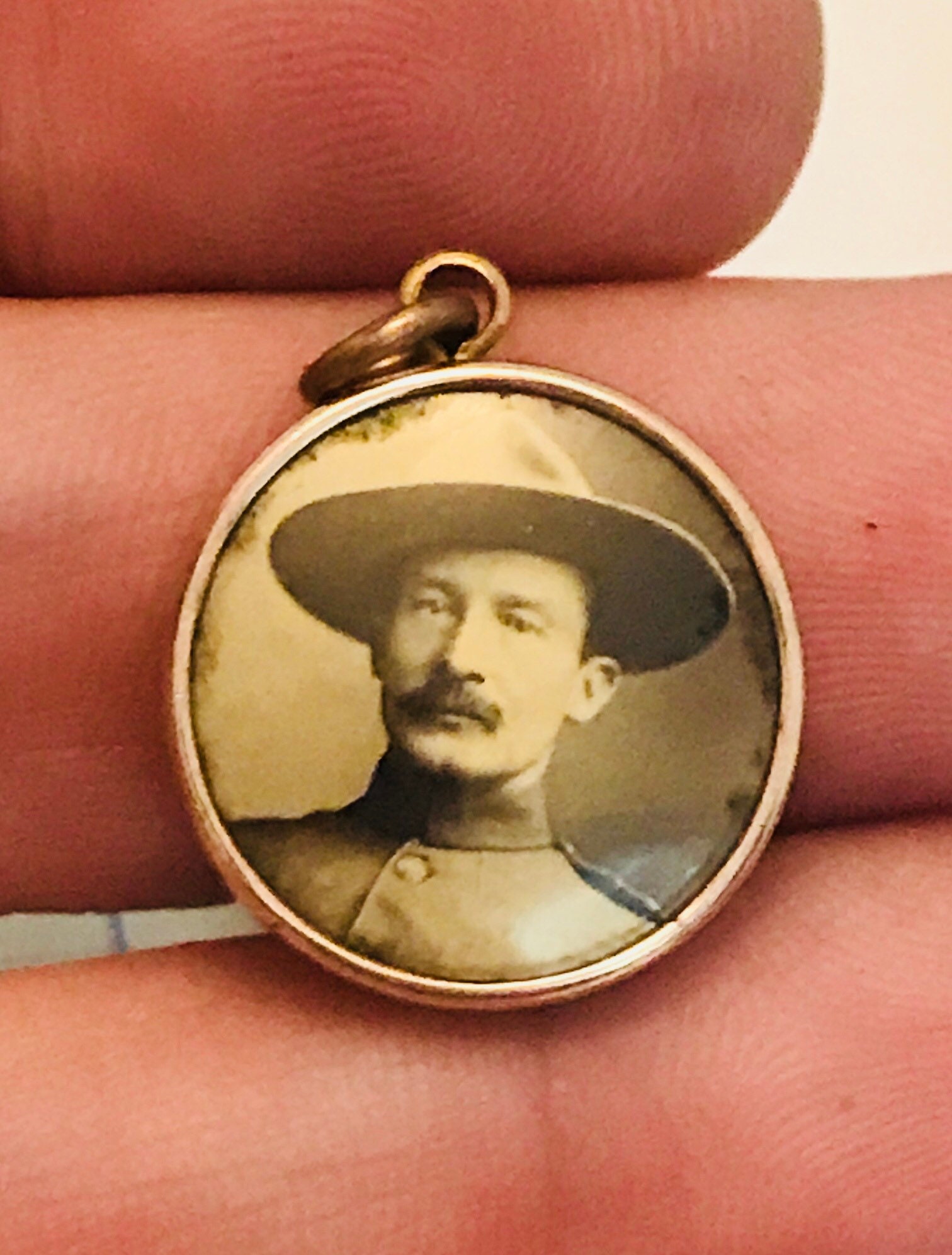 Stunning antique 9ct rose gold double locket