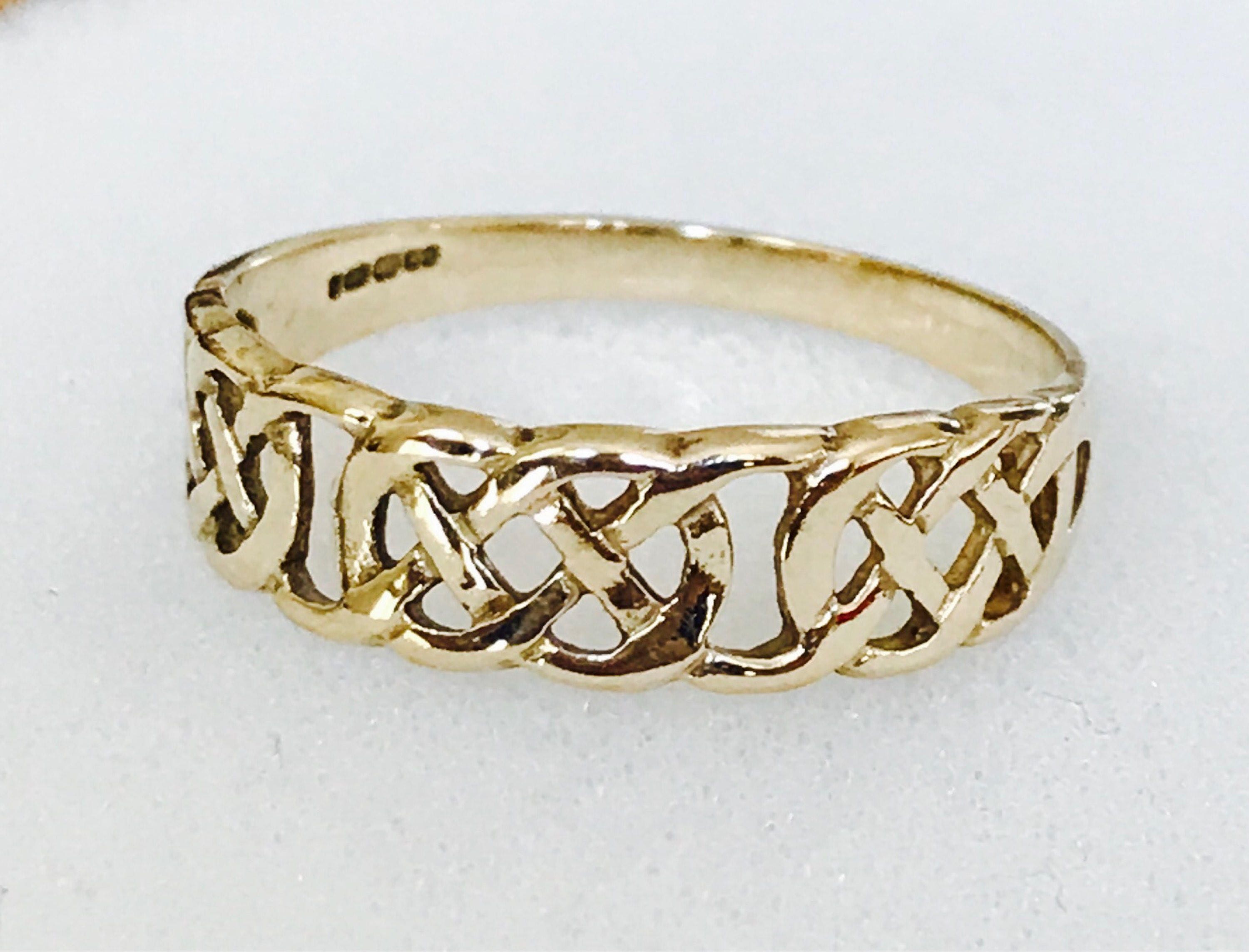 Stunning vintage 9ct gold men's Celtic pattern ring - hallmarked