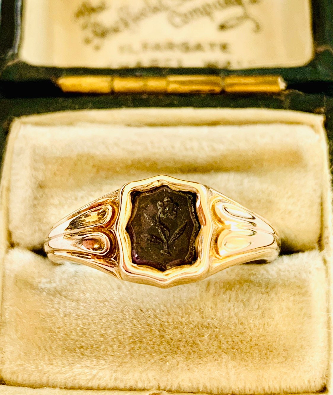Stunning antique 15ct yellow gold Mourning ring - The Honourable ...