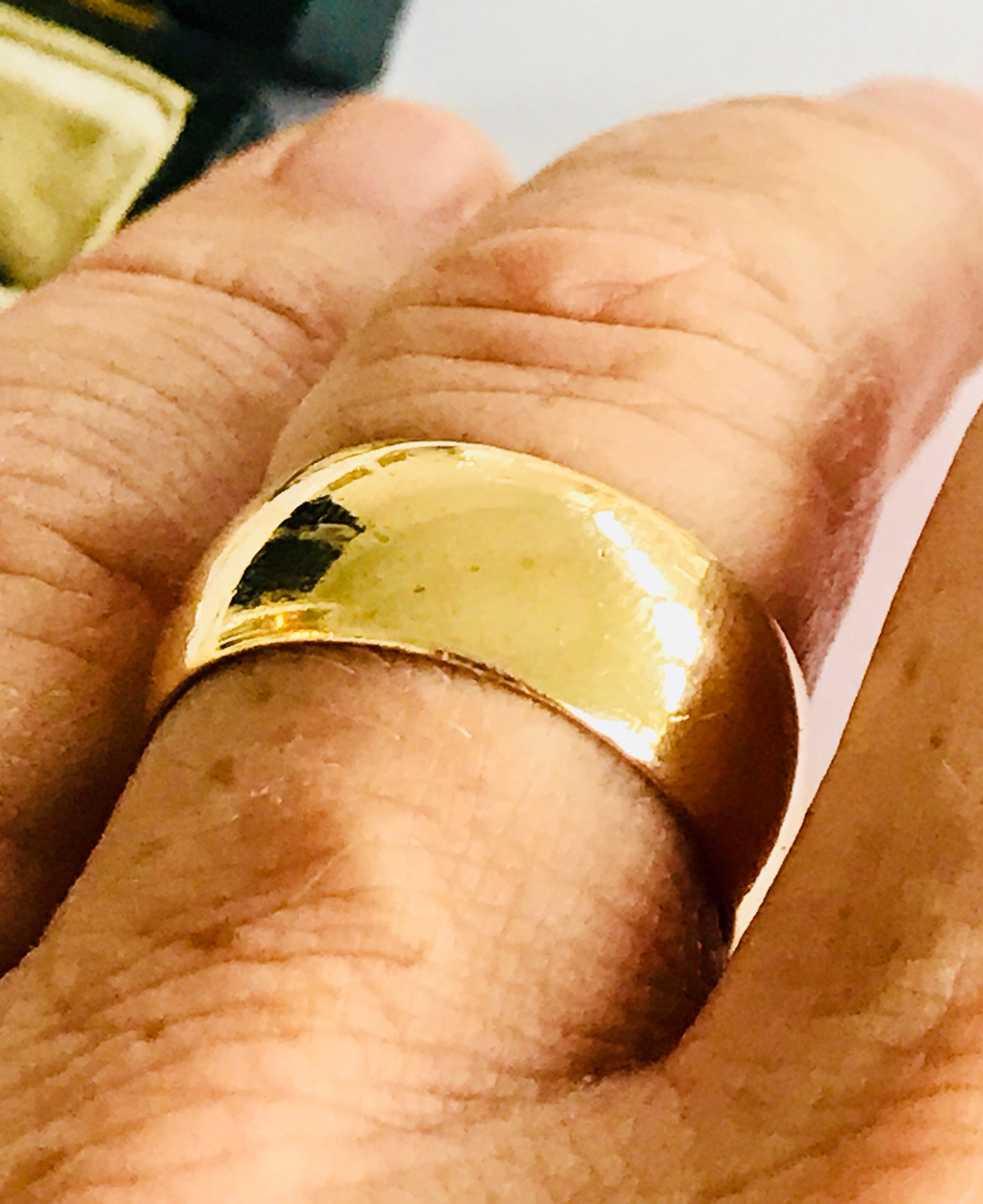 Superb wide and heavy vintage 9ct gold wedding ring - hallmarked London ...